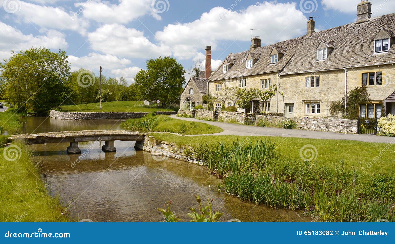 Stone Bridge in Lower Slaughter in the Cotswolds Stock Photo - Image of ...