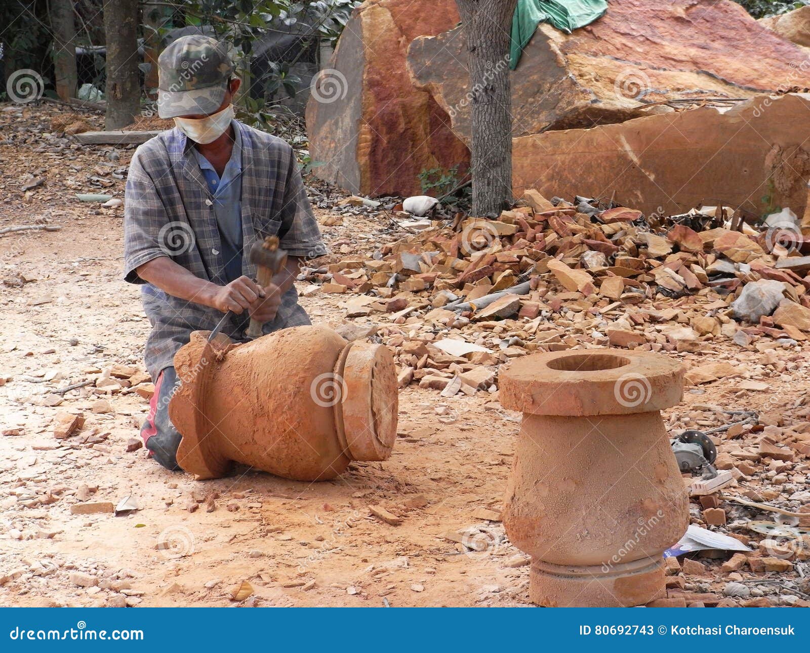Stone carver editorial stock photo. Image of craftsmanship - 80692743