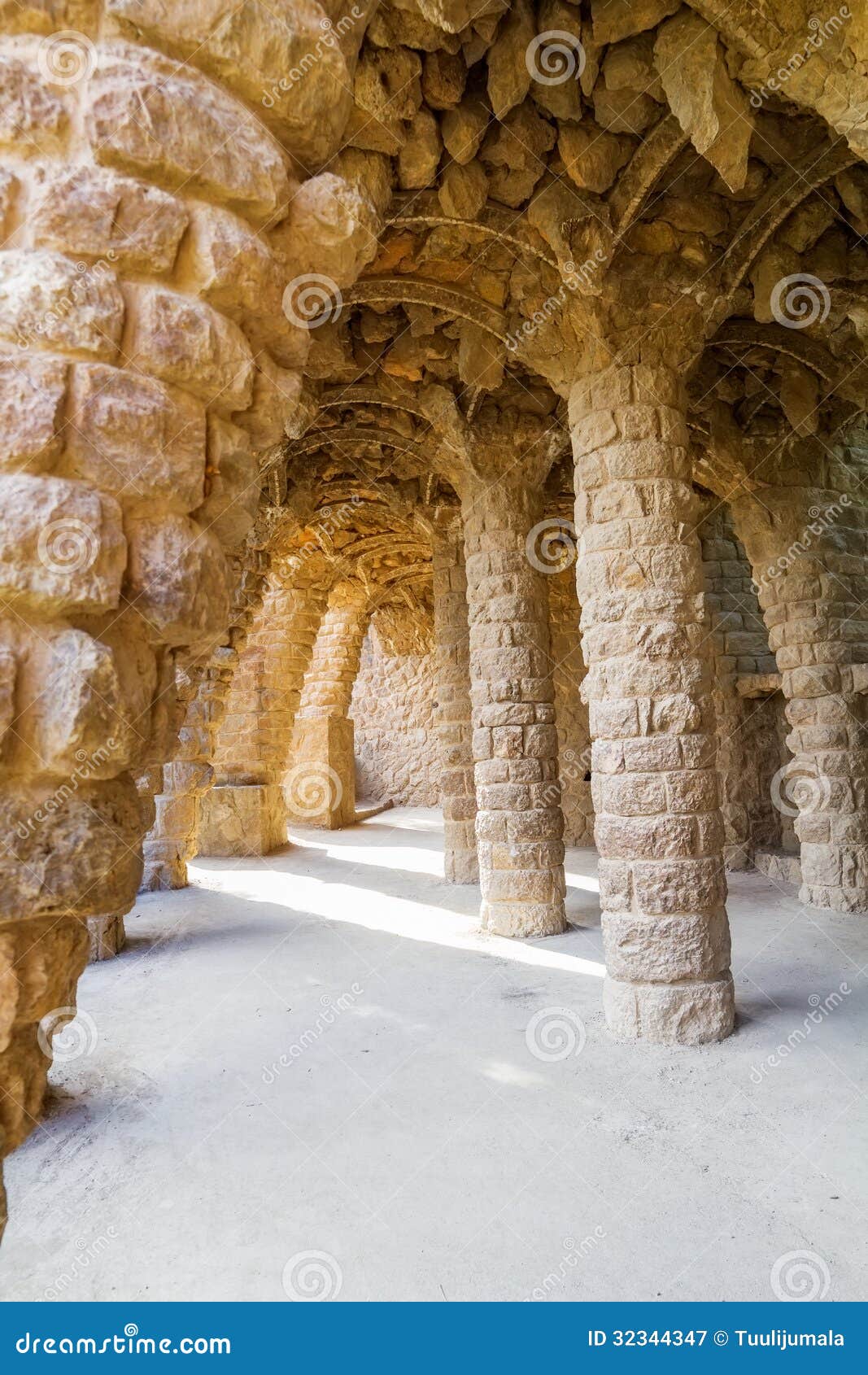 Stone colonnade stock image. Image of parkland, monument - 32344347