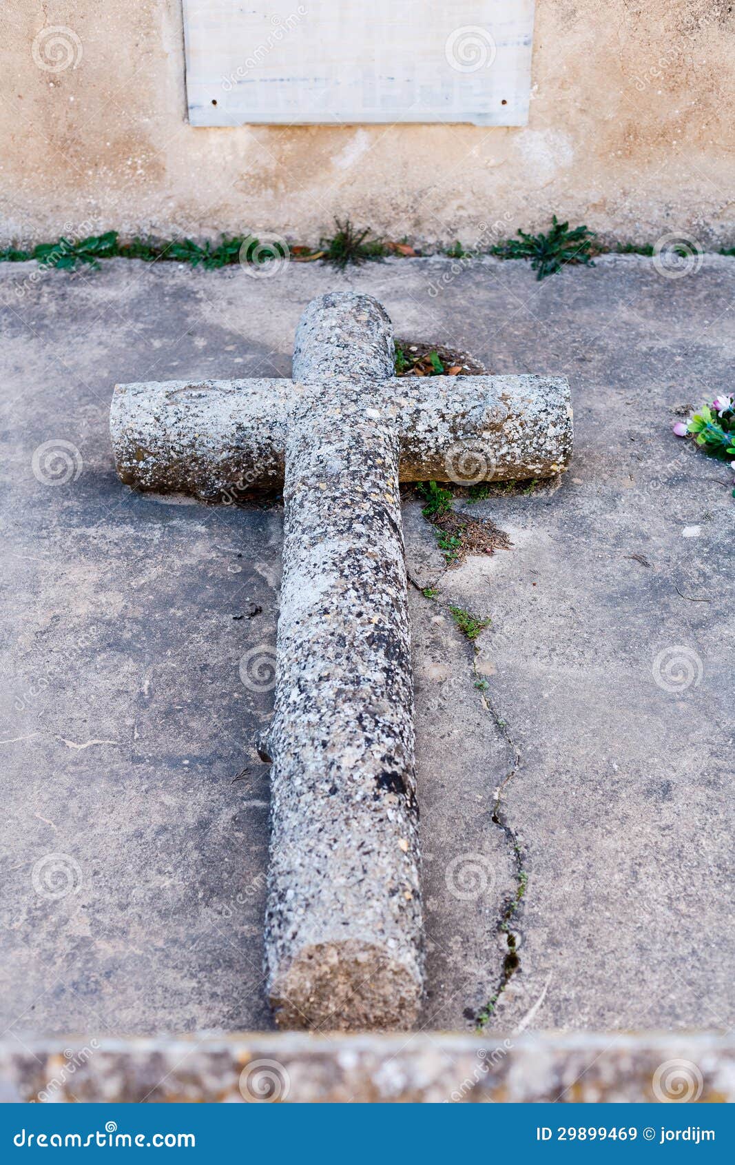 Stone cross in cemetery stock image. Image of eerie, monument - 29899469
