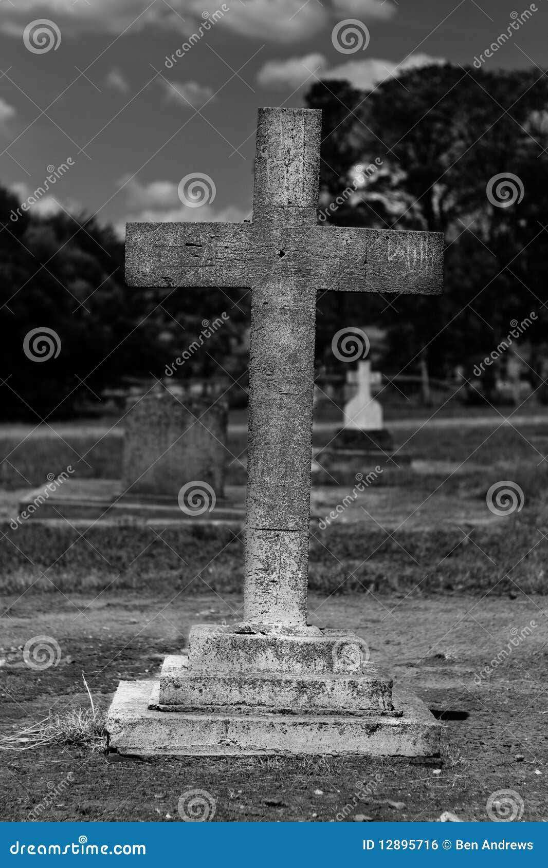 Cross Gravestone Stock Image | CartoonDealer.com #5263903
