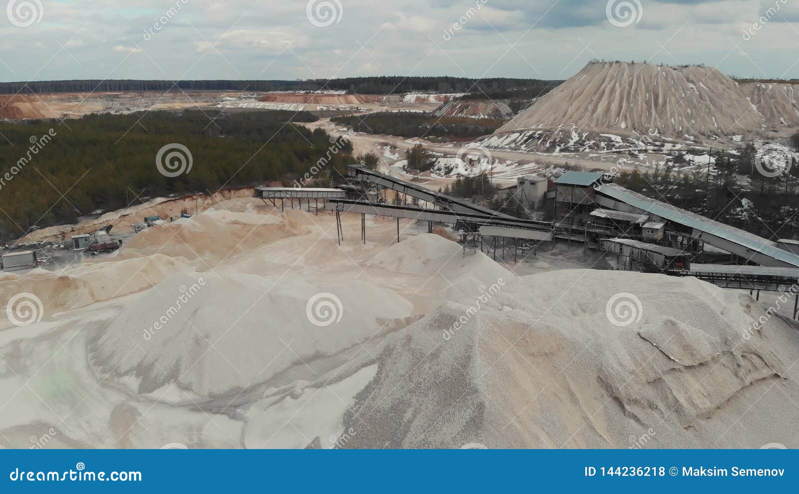 Stone Crusher Rock Stone Crushing Machine at Open Pit Mining and ...