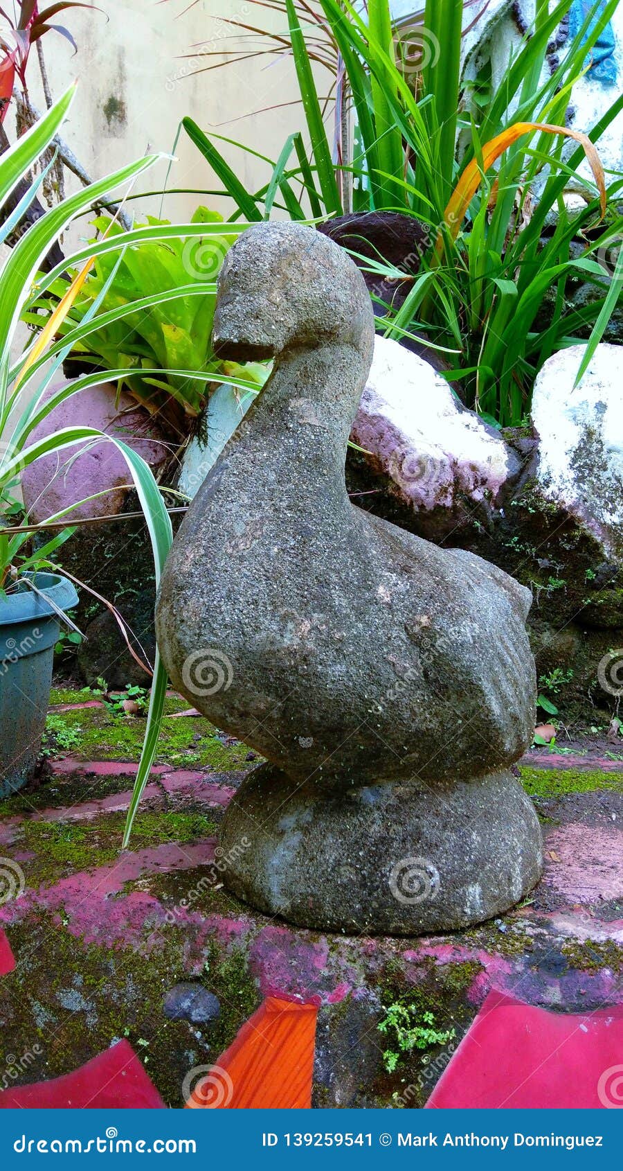 Stone duck stock image. Image of duckstatue, duck, stoneduck - 139259541