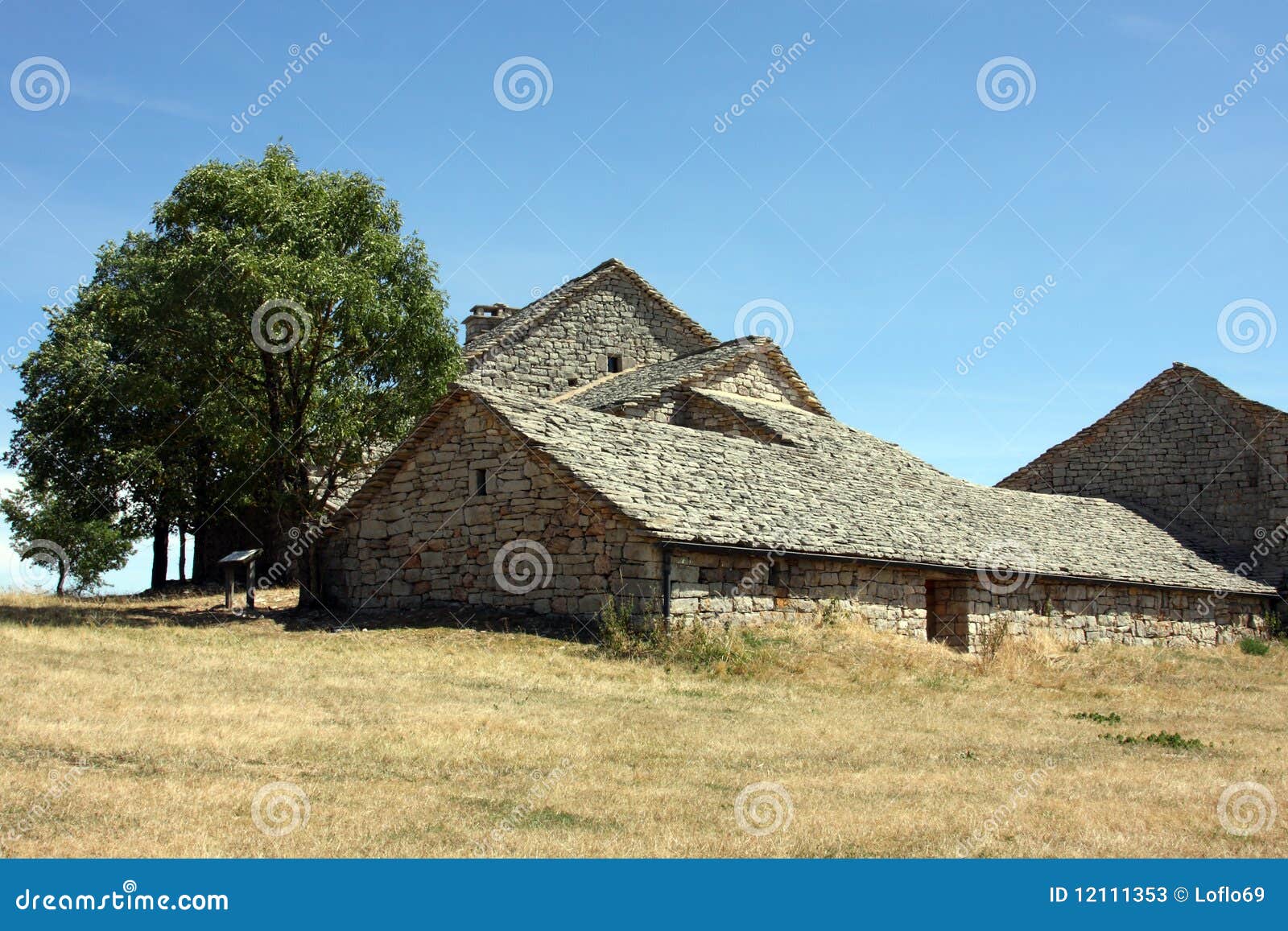 Stone farmhouse stock image. Image of countryside, outdoor - 12111353
