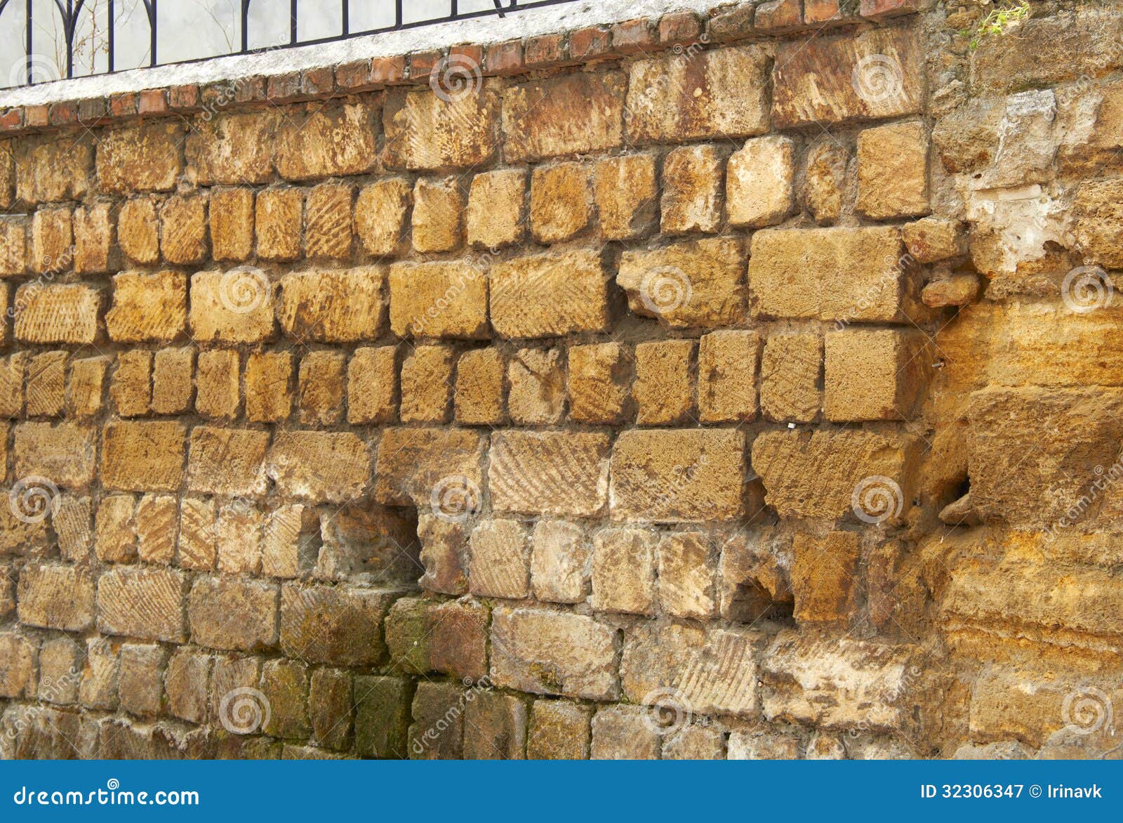 Stone fence stock image. Image of bumpy, ancient, abandoned - 32306347