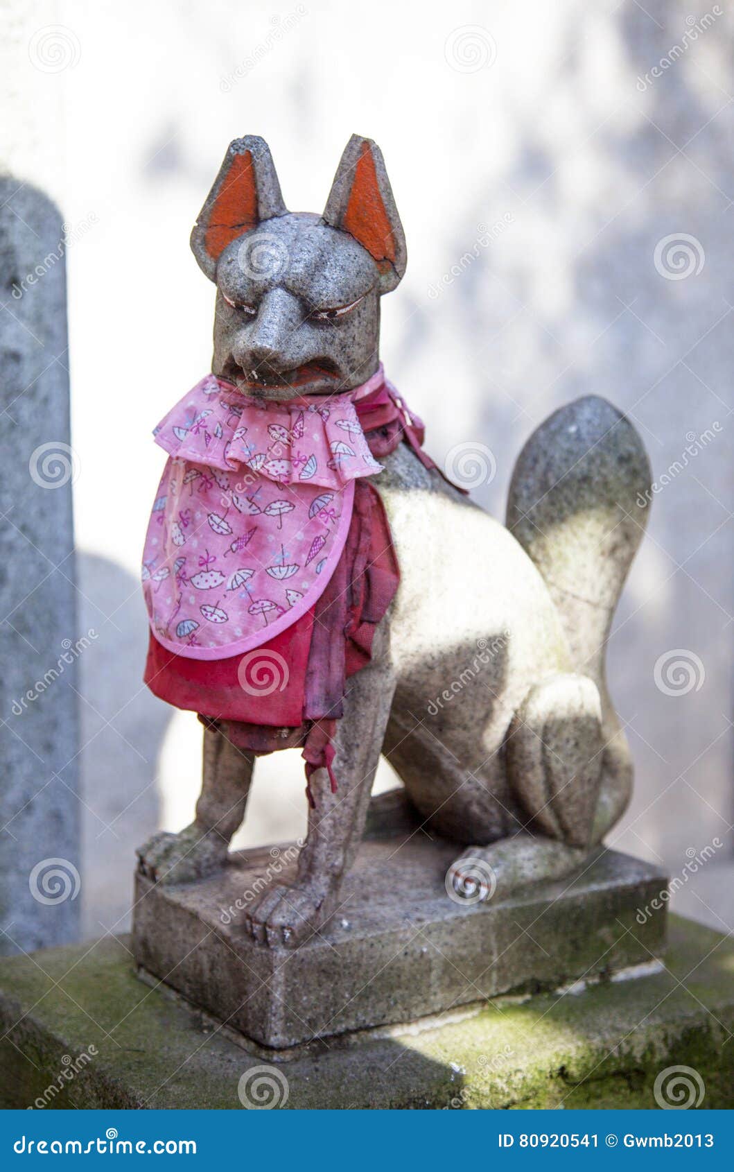 STONE FOX STATUE at UENO TEMPLE, TOKYO Stock Image - Image of buddhism ...