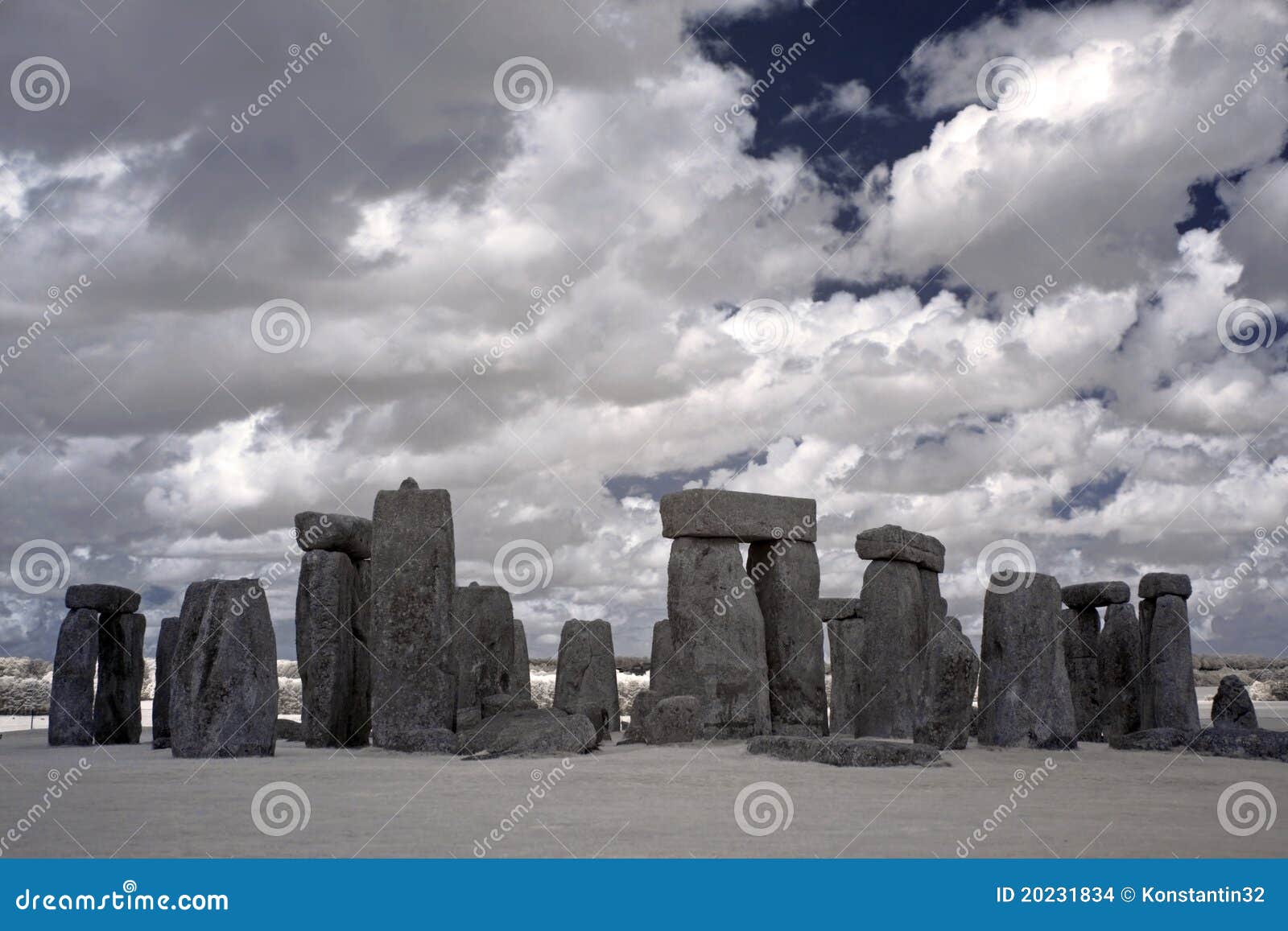 Stone Henge Stock Photo | CartoonDealer.com #4786386