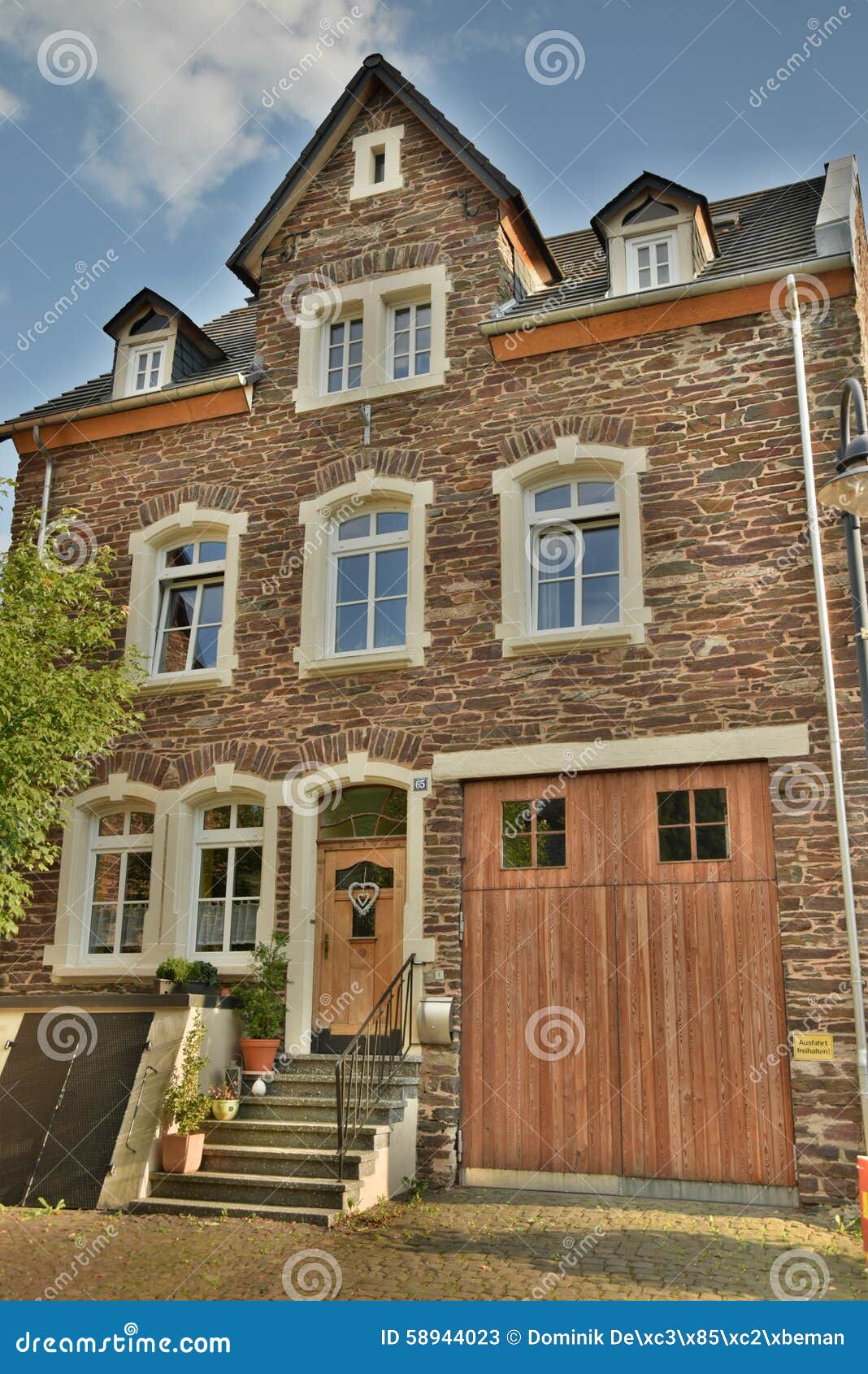 Stone house stock image. Image of house, facade, mosel - 58944023