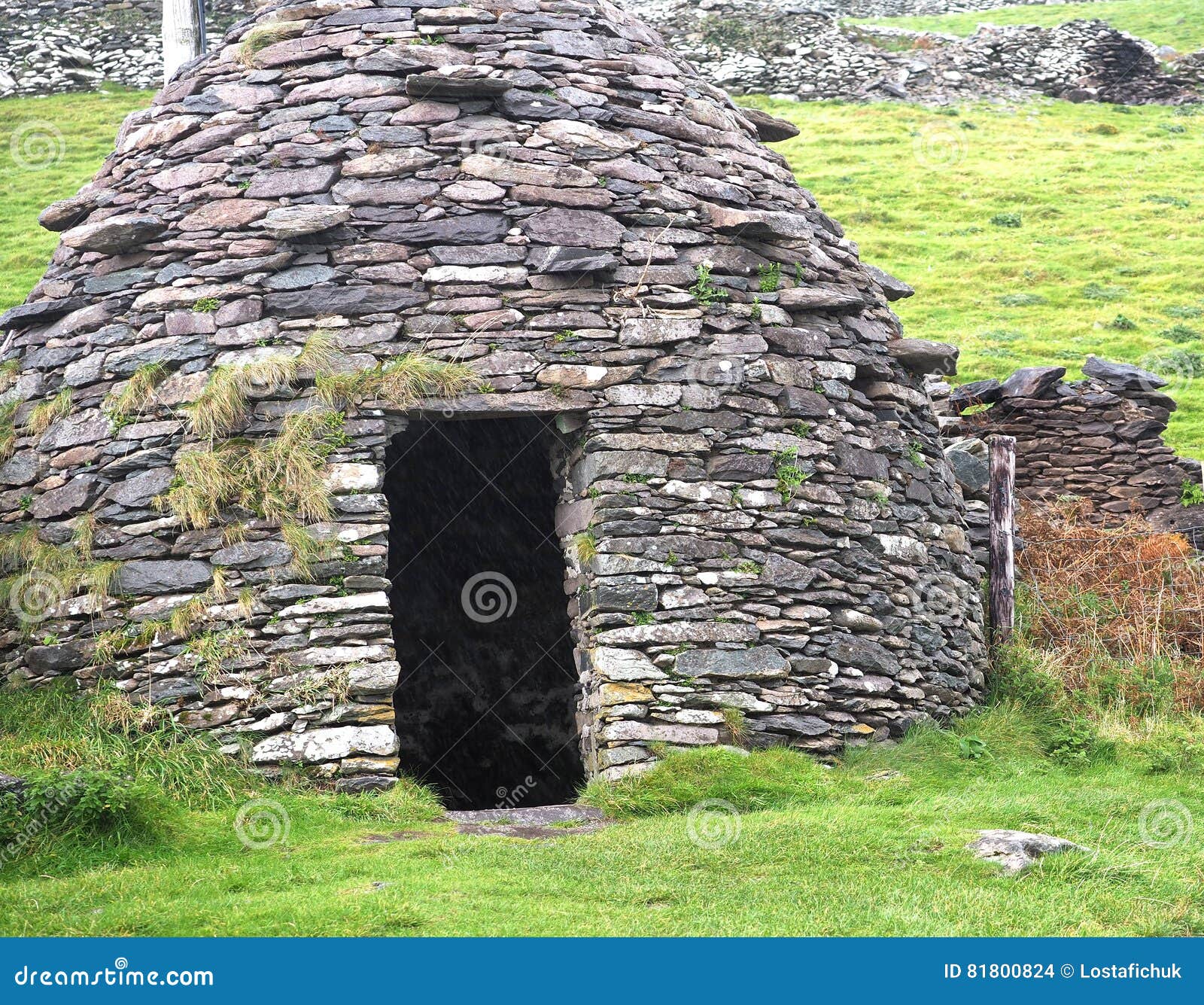 Stone Hut or Clochan in Ireland Stock Photo - Image of dwelling ...