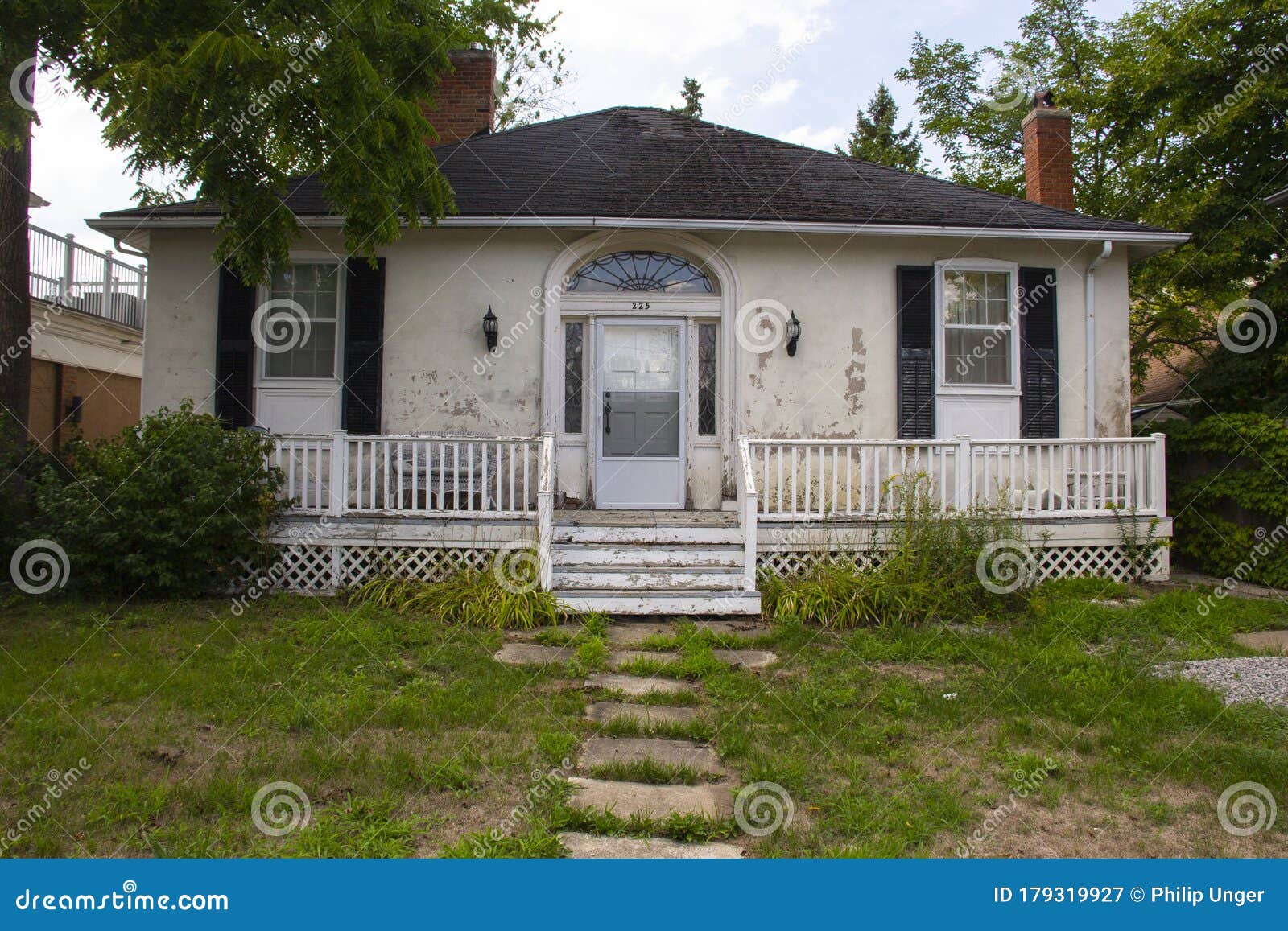 Neglected old bungalow stock image. Image of path, neglect - 179319927