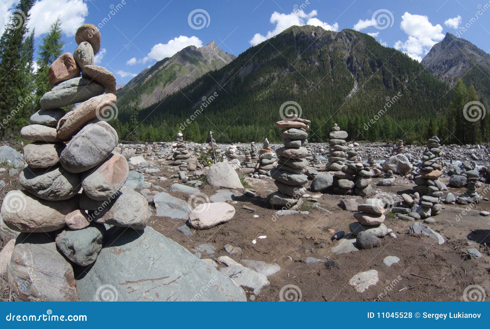 Stone Pyramids Of Sneem Stock Photography | CartoonDealer.com #116375012