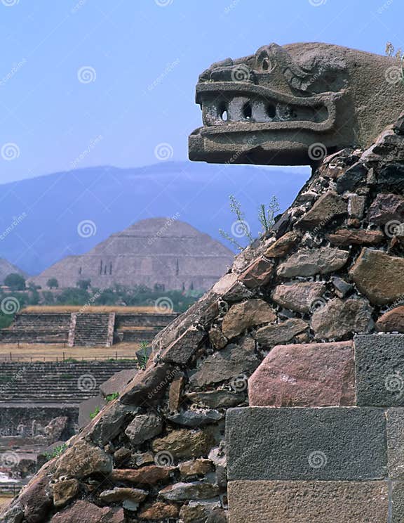 Stone serpent head stock image. Image of feathered, staircase - 1555971
