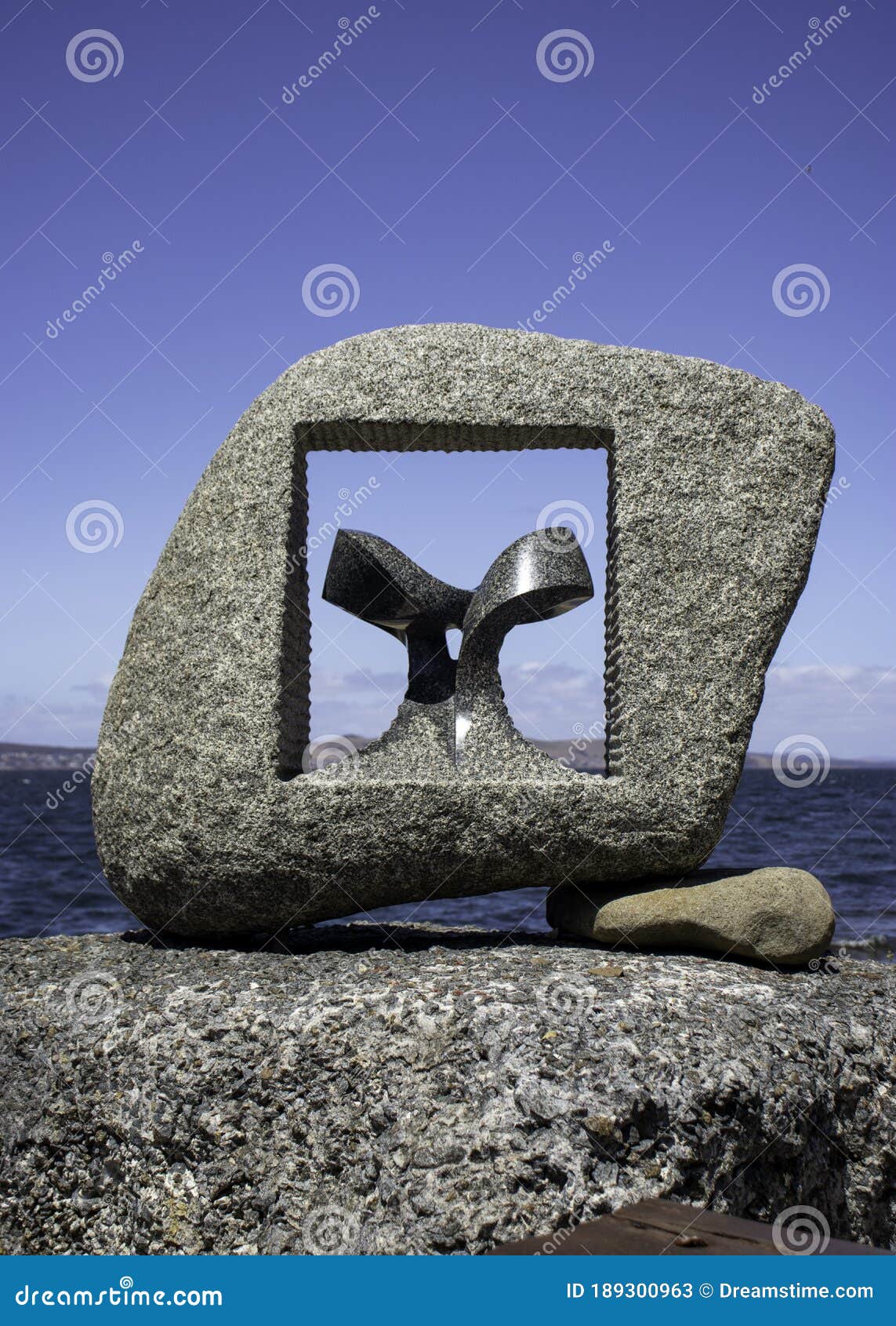 Old Boat Cleat And Rope Stock Photo | CartoonDealer.com #172163334