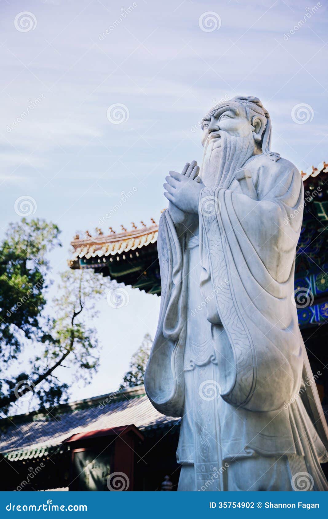 Statue Of Confucius, The Great Chinese Philosopher In Temple Of Royalty ...