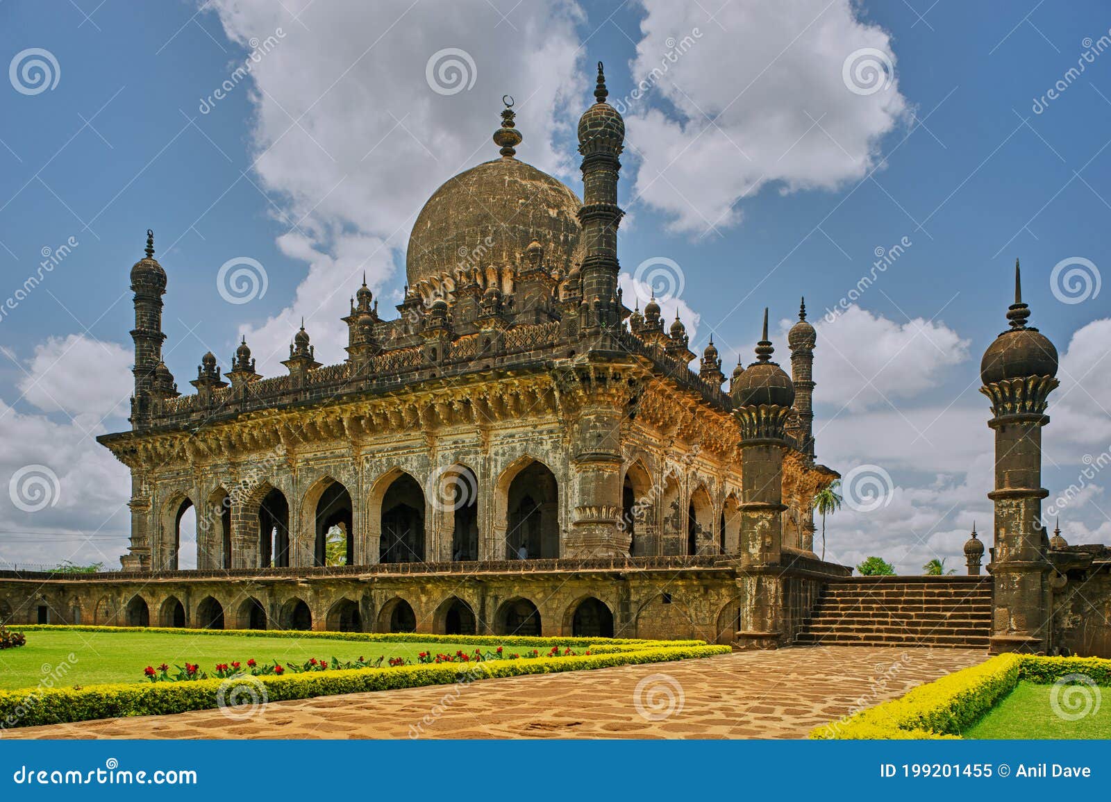 Tomb Of Ibrahim Agha Mustahfizan, Mausoleum Of Aqsunqur Blue Mosque ...