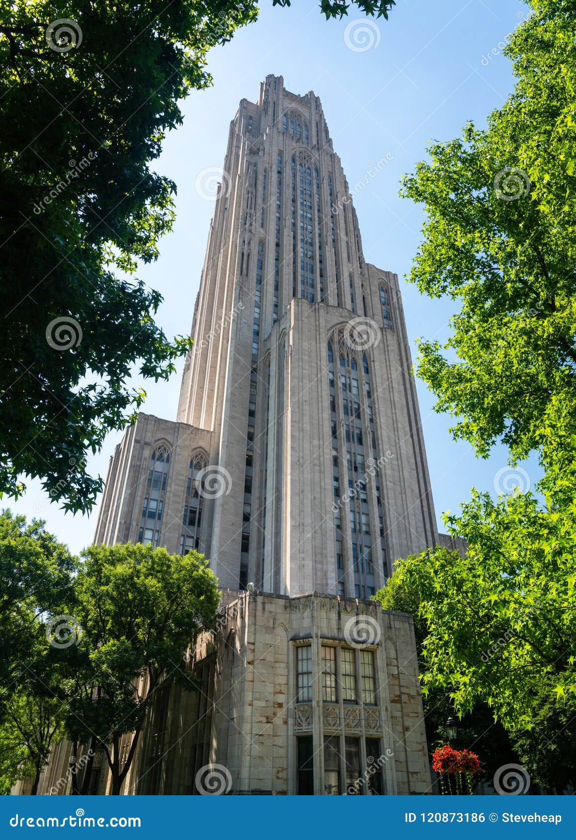Cathedral of Learning Building at the University of Pittsburgh Stock ...