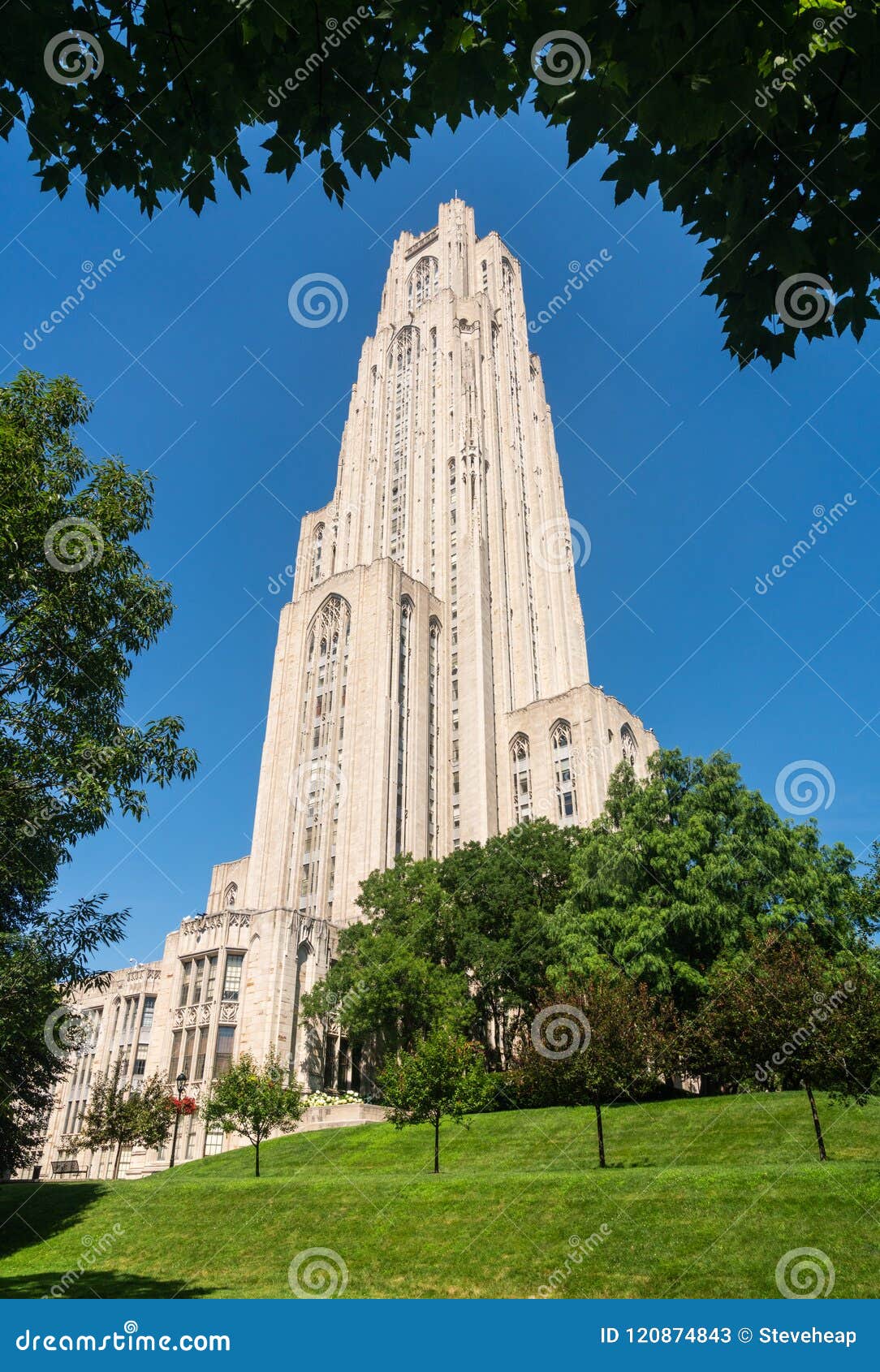 Cathedral of Learning Building at the University of Pittsburgh Stock ...