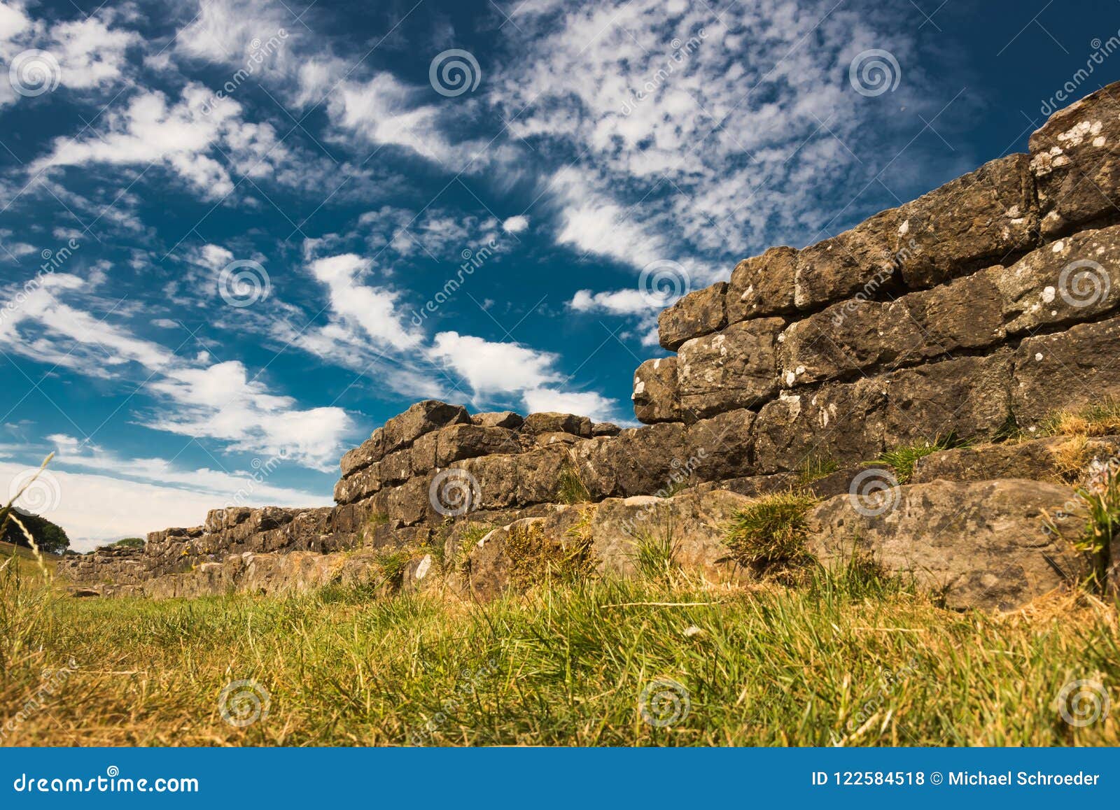 Stone wall Hadrian`s Wall stock photo. Image of england - 122584518