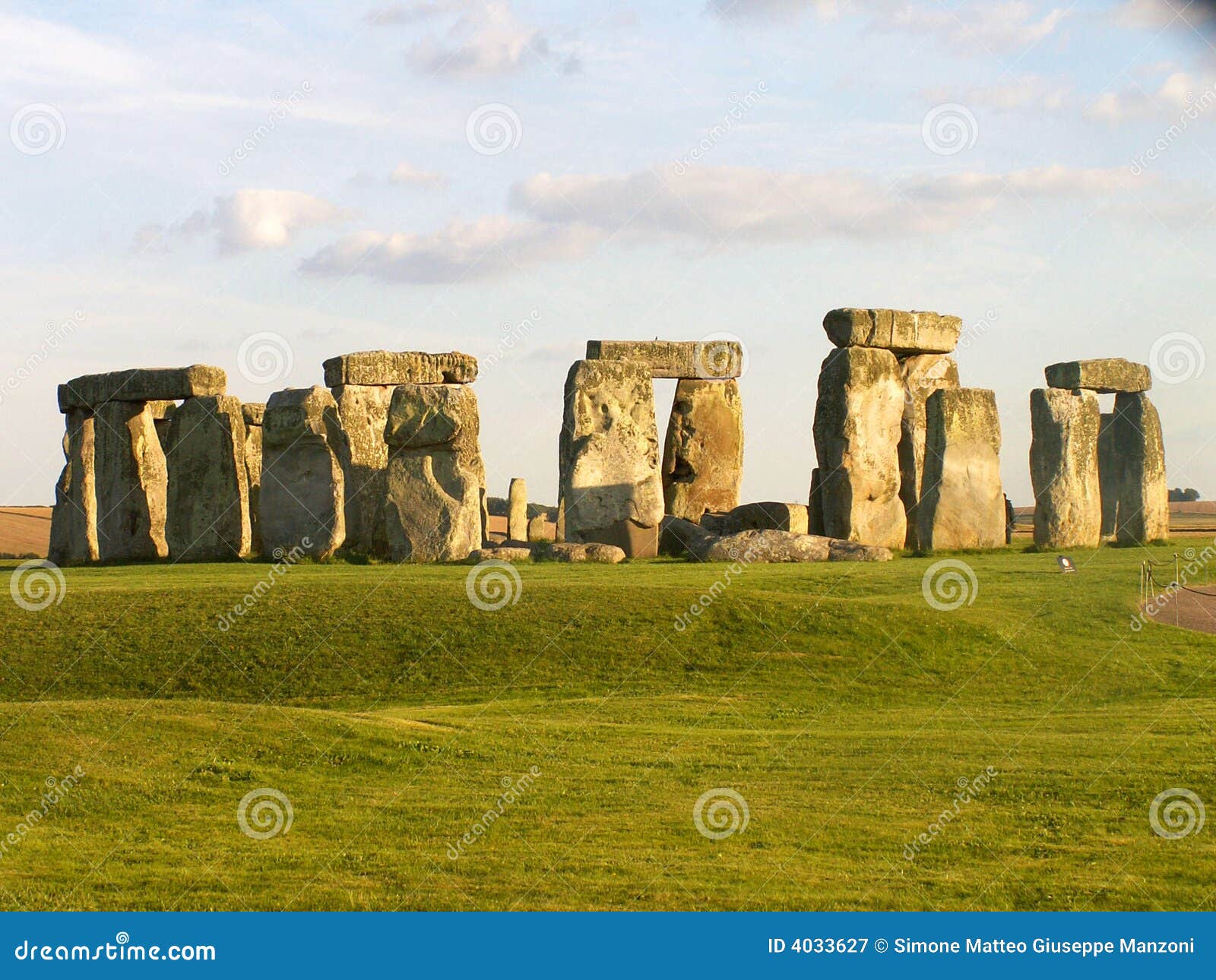Stonehenge Cartoons, Illustrations & Vector Stock Images - 3035 ...