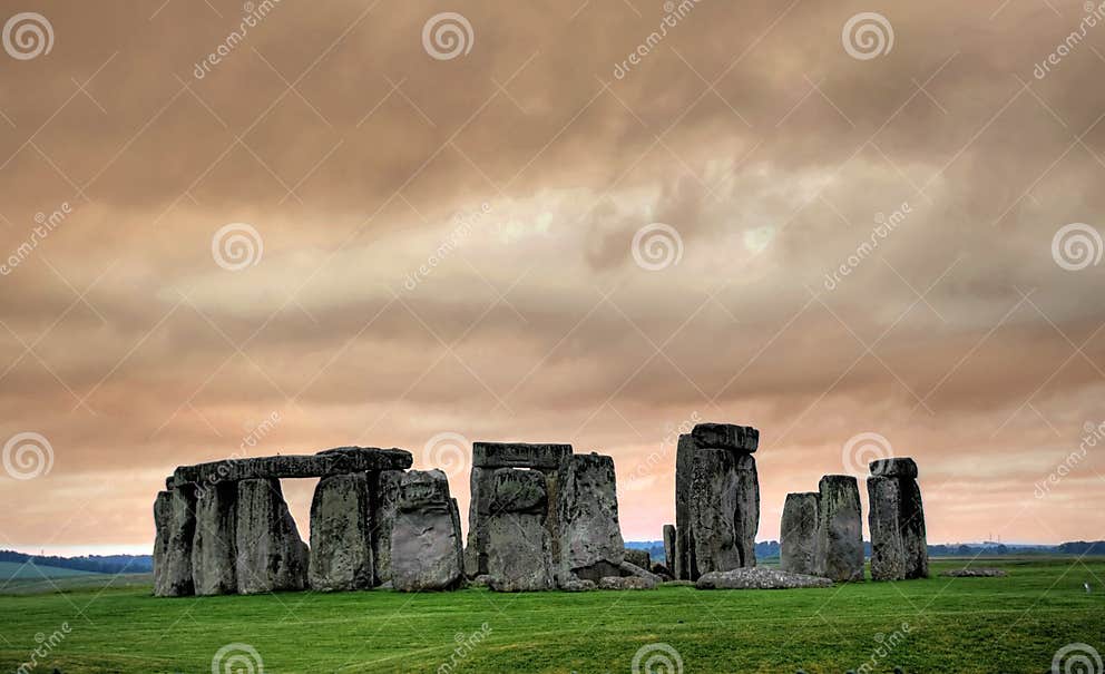 Stonehenge at dawn stock image. Image of astronomy, cloudy - 9479241