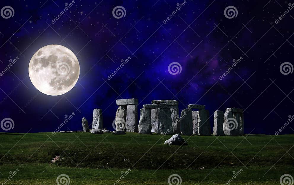 Stonehenge at night stock photo. Image of prehistoric - 28602916