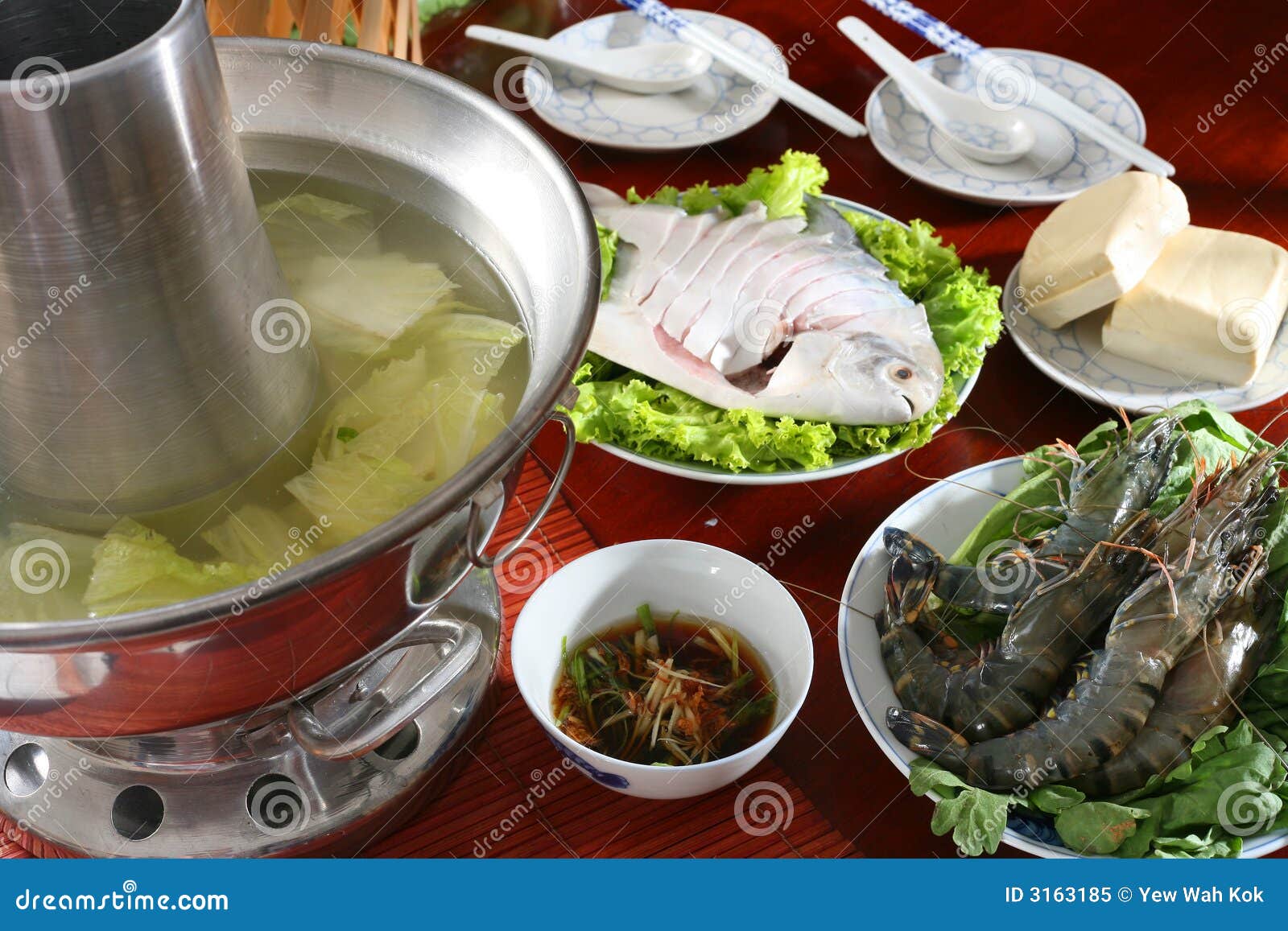 Stoom-pot stock afbeelding. Image of keuken, chinees, ingrediënten ...