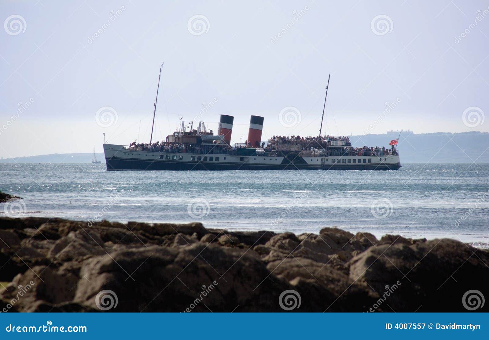 Stoomboot stock afbeelding. Image of peddel, reis, europees - 4007557