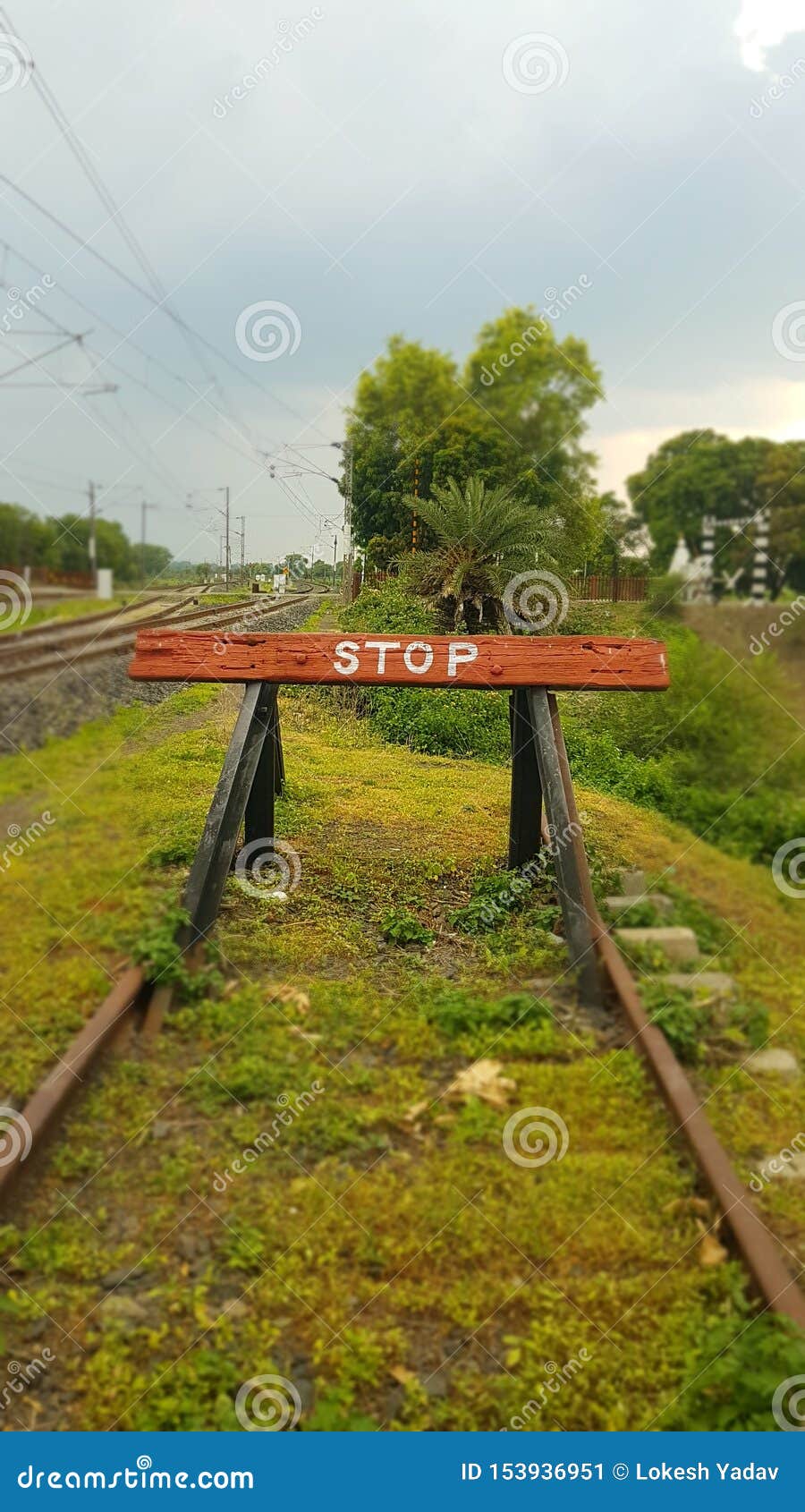 Stop barrier editorial photo. Image of stop, track, train - 153936951