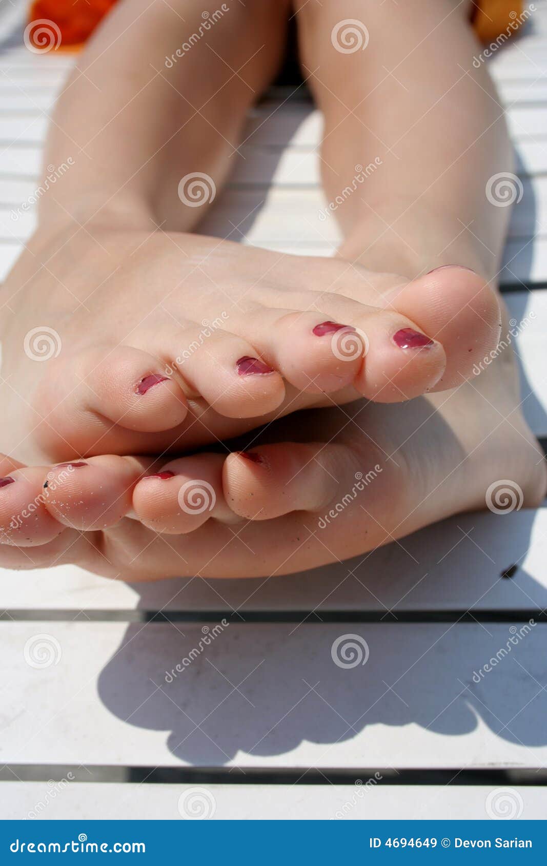 Stopy nastolatków obraz stock. Obraz złożonej z farba - 4694649