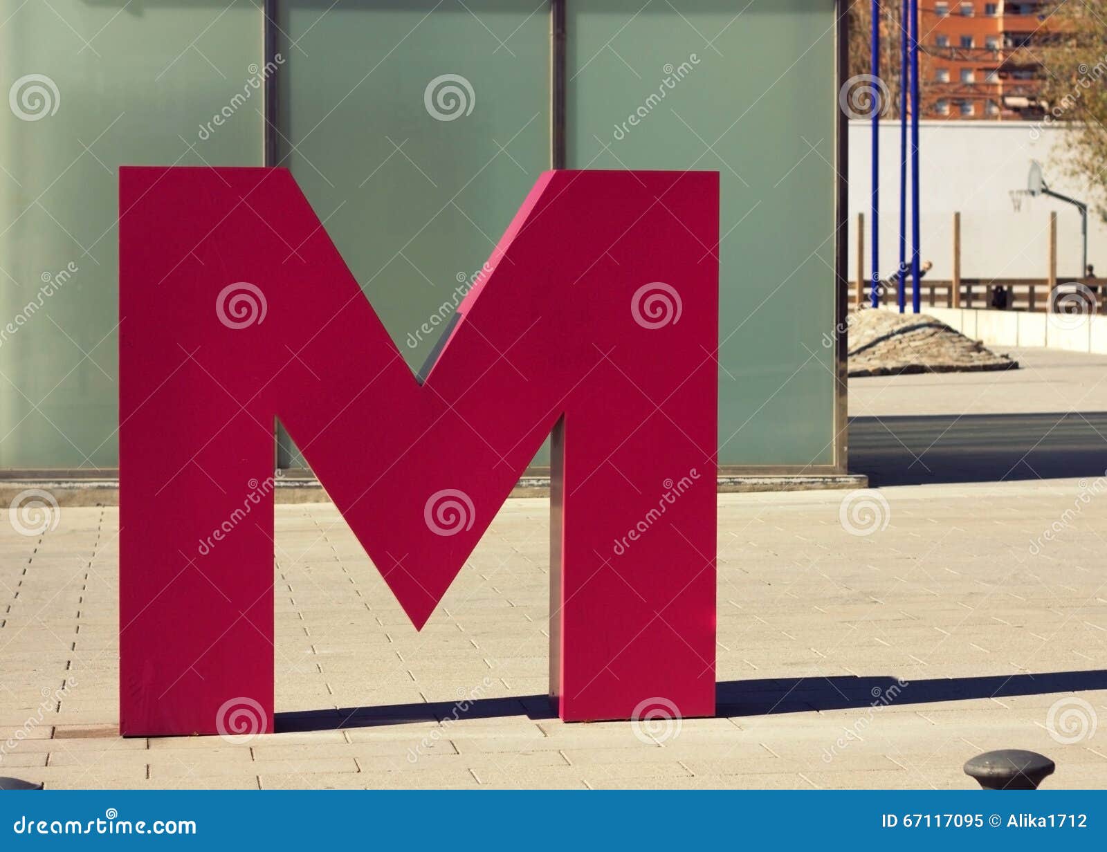 Stor Bokstav M I Staden Designerade Museet Spain Fotografering för ...