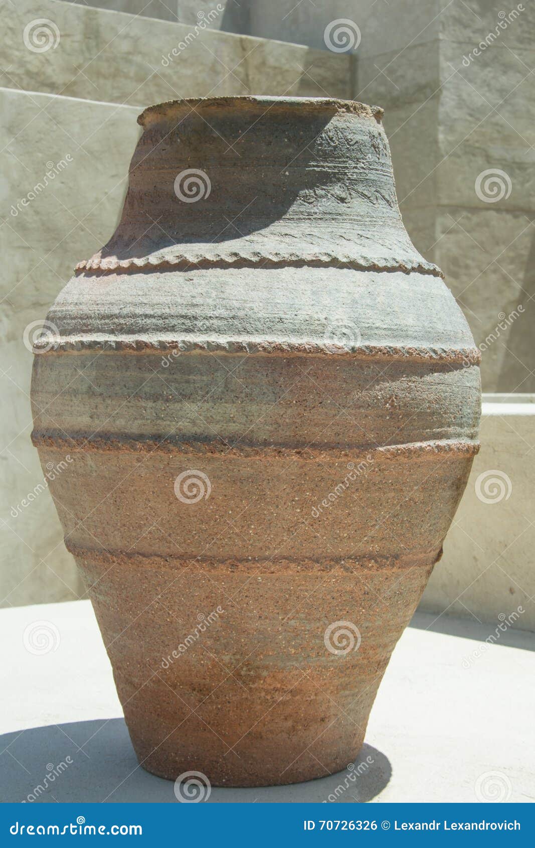 Stor Brun Fictile Vattenkanna Arkivfoto - Bild av krukar, tillbringare ...