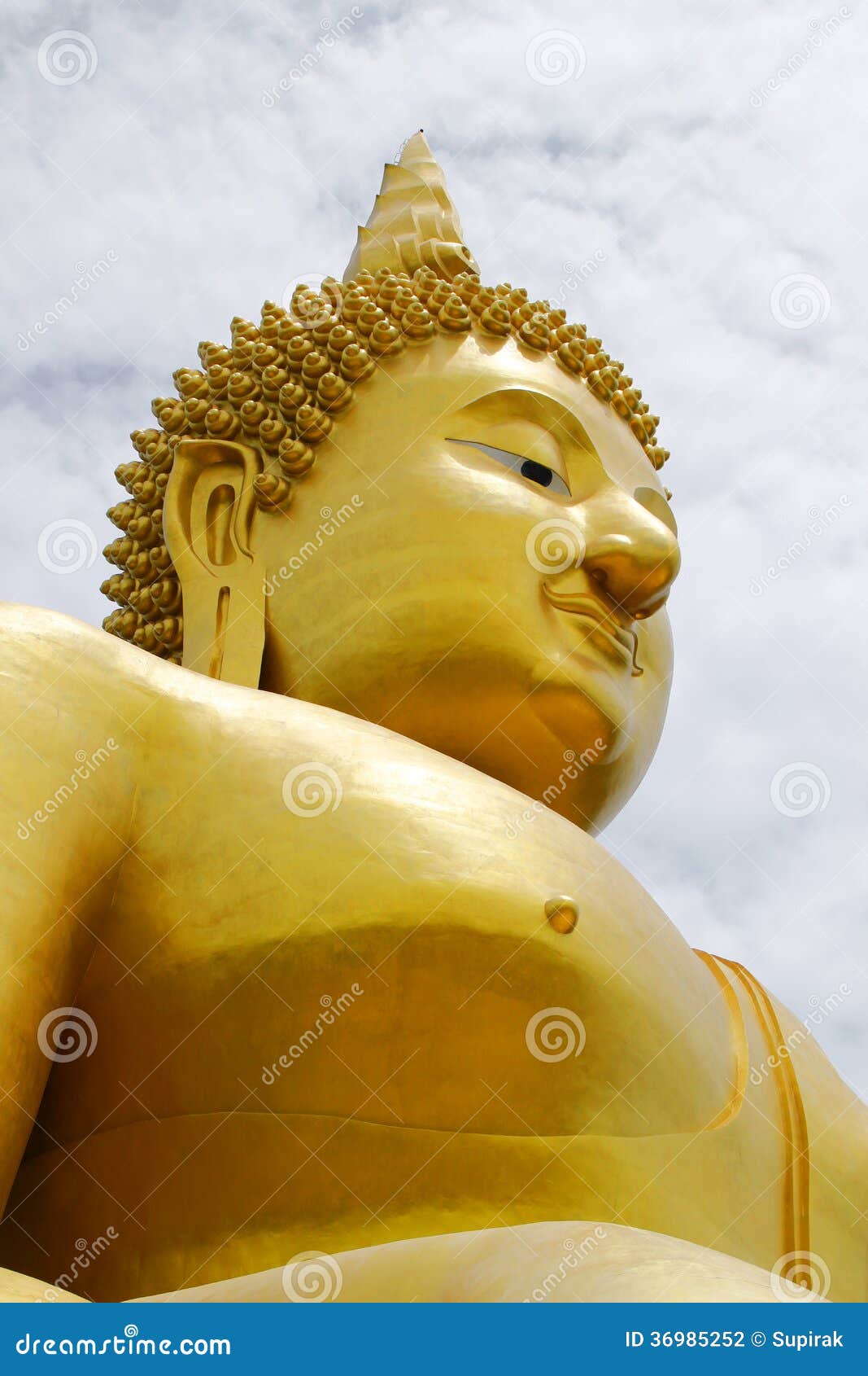 Stor buddha staty arkivfoto. Bild av tempel, vett, guld - 36985252