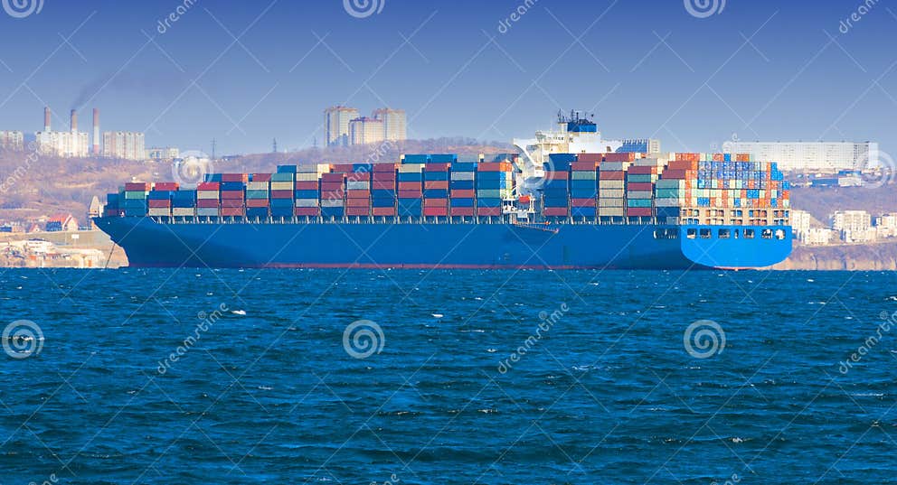 Stora Containerfartyg I Hamnen Arkivfoto - Bild av ekonomi ...