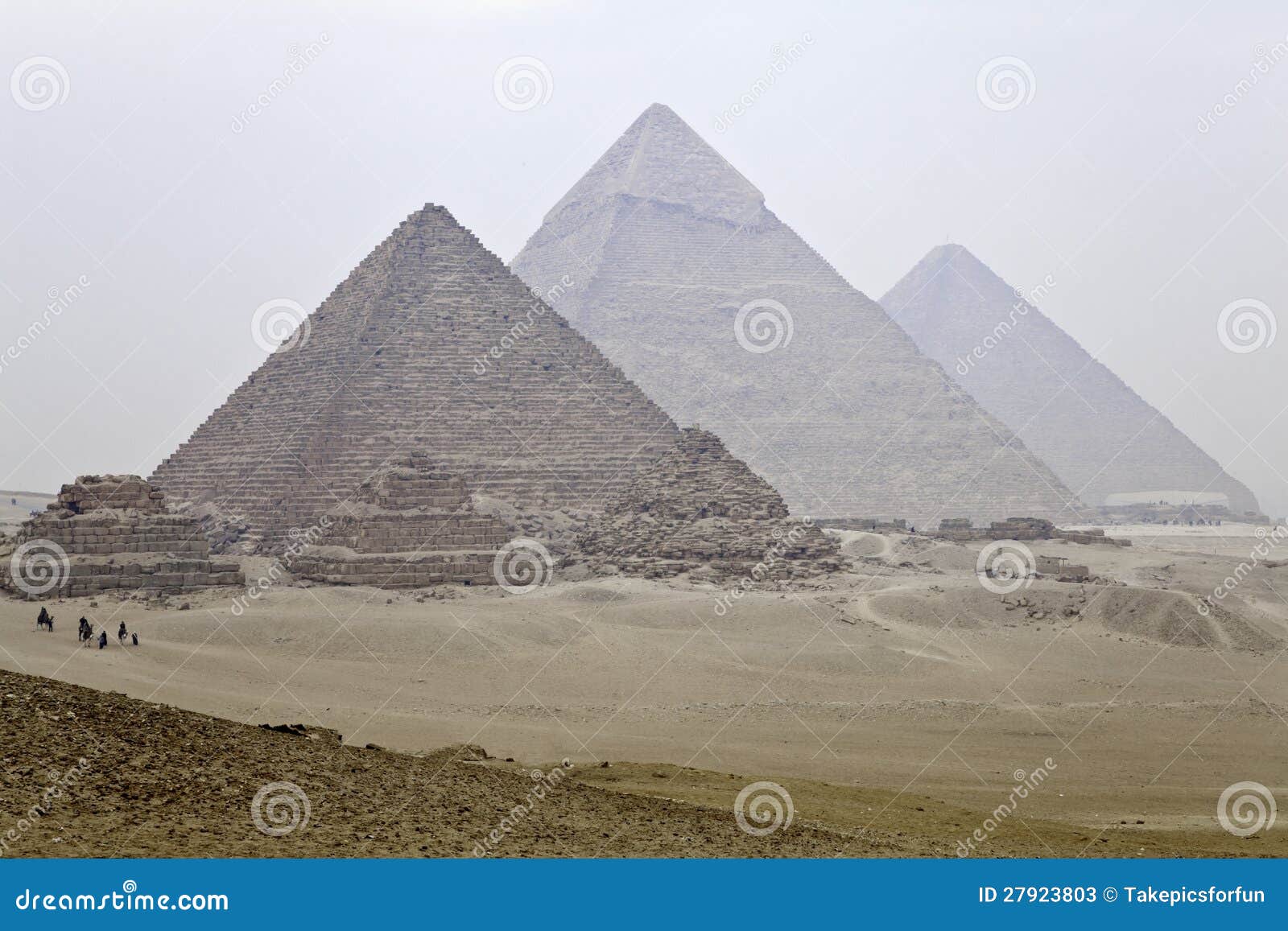 Stora pyramider av giza fotografering för bildbyråer. Bild av mausoleum ...