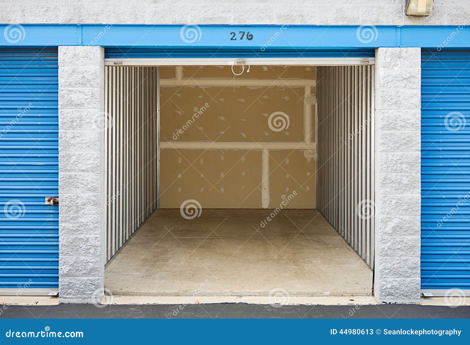 Storage: Empty Storage Unit Stock Image - Image of door, garage: 44980613