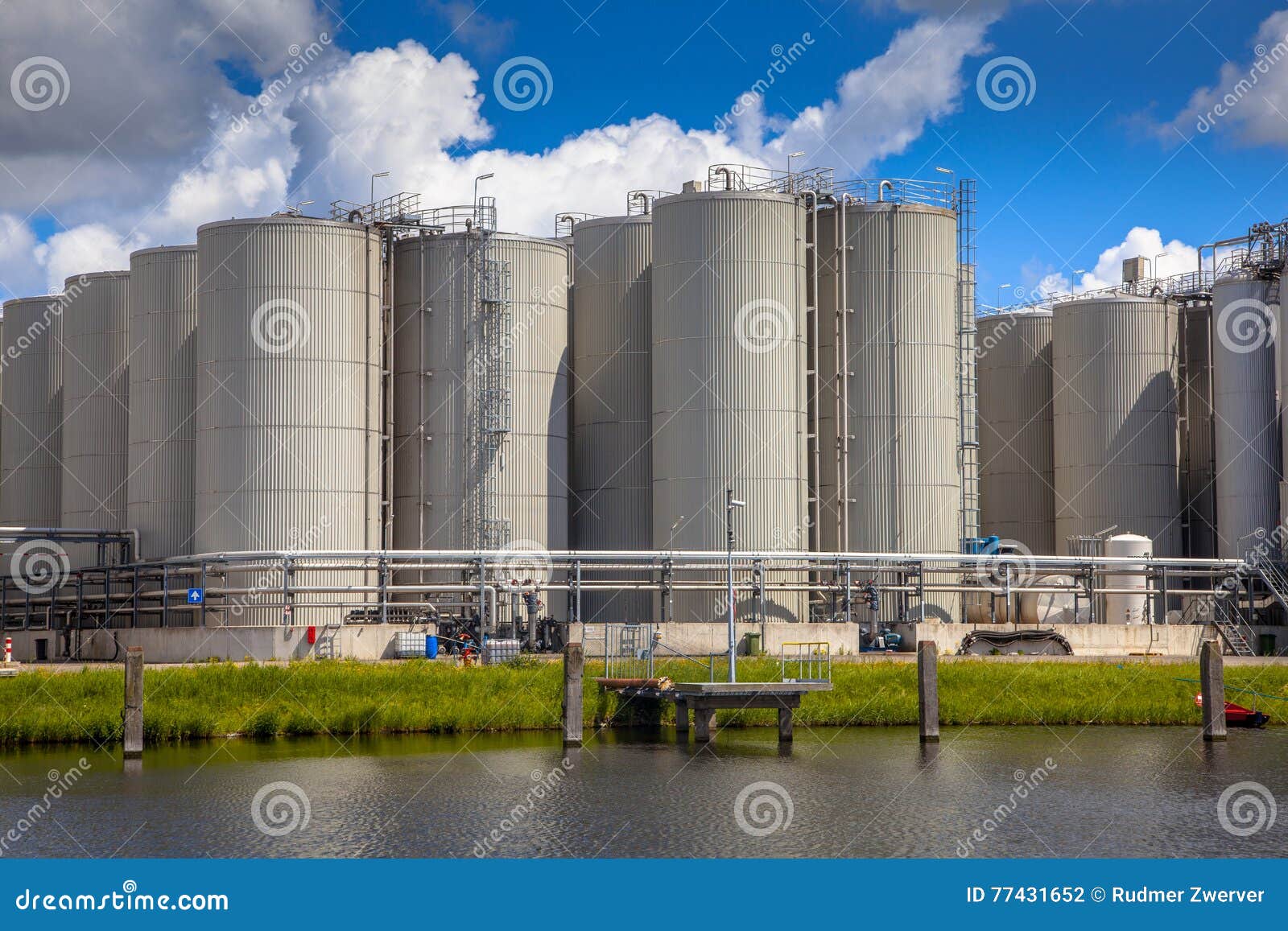 Storage tanks background stock photo. Image of pipe, netherlands - 77431652
