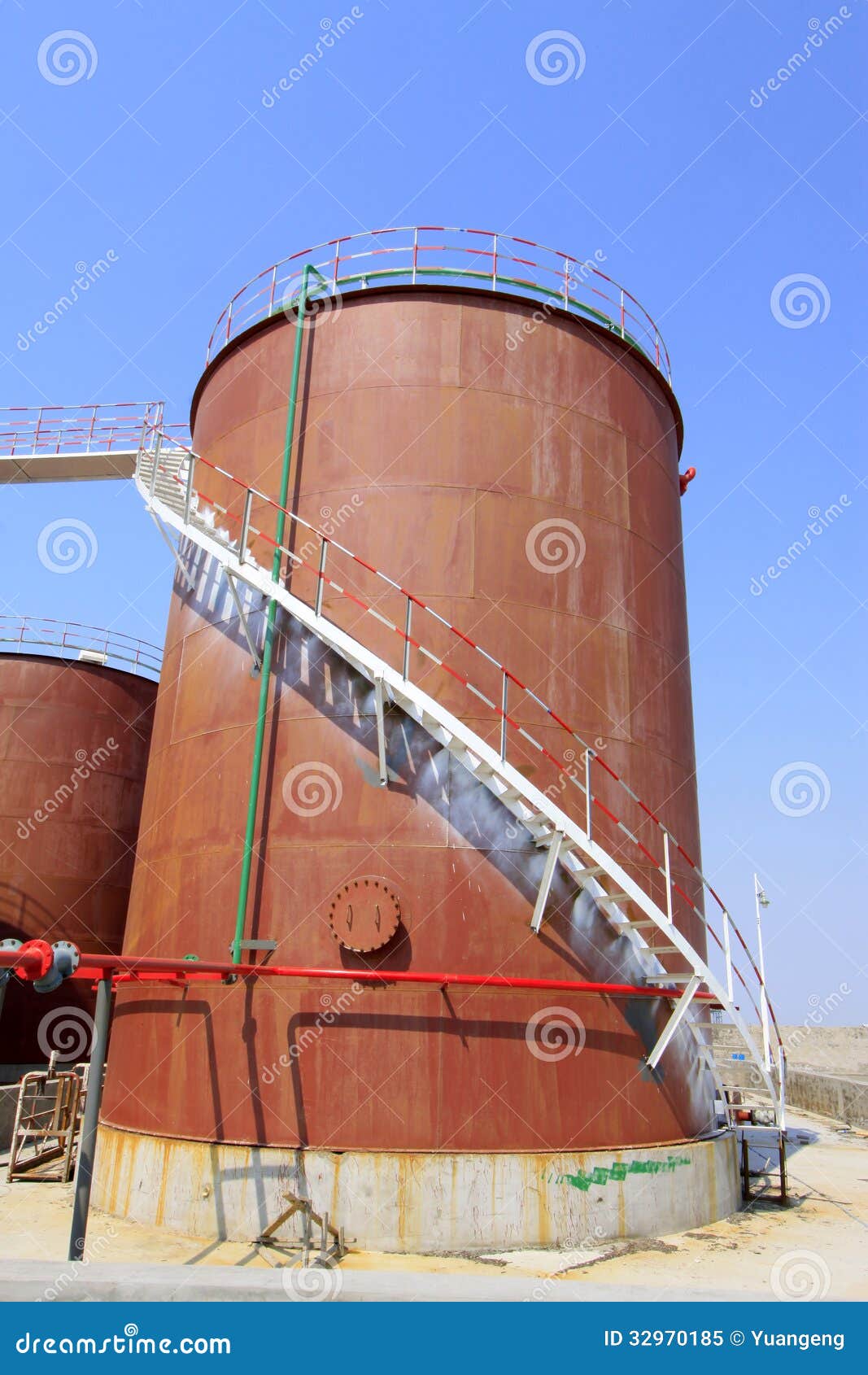 Storage Tanks in a Chemical Plant Stock Image - Image of construction ...