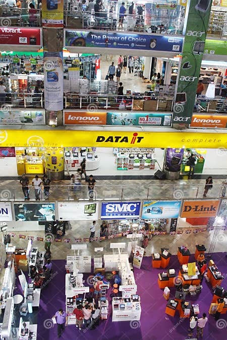 It Store in Bangkok editorial image. Image of mall, networking - 18284190