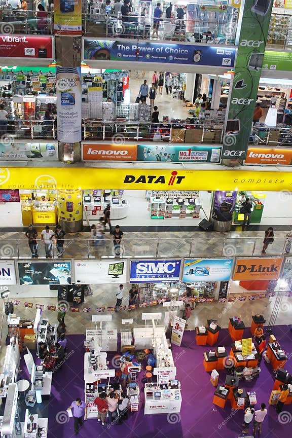 It Store in Bangkok editorial image. Image of mall, networking - 18284190