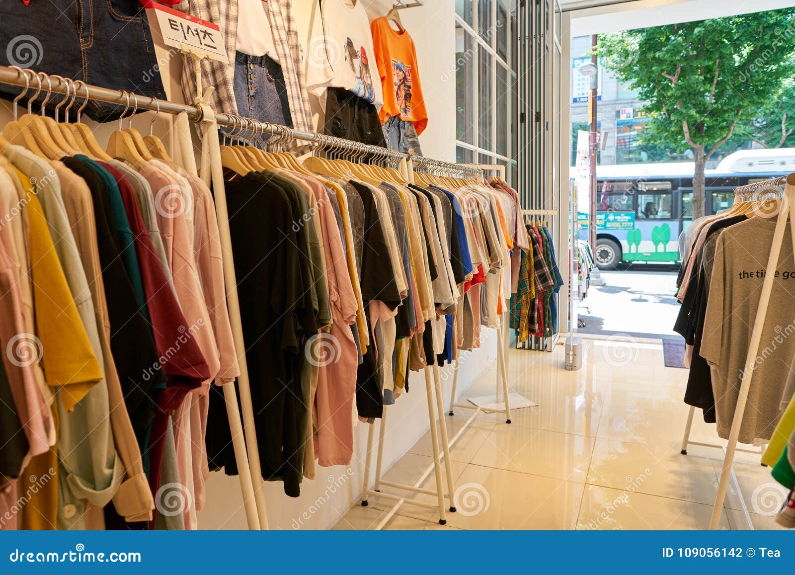 A store in Busan editorial photography. Image of interior - 109056142