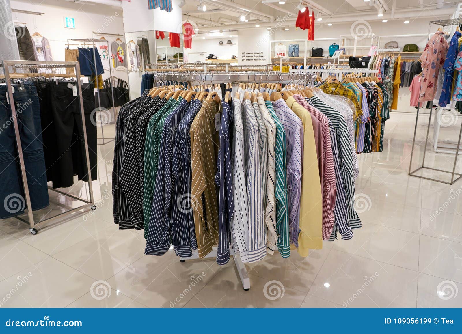 A store in Busan editorial stock image. Image of clothing - 109056199