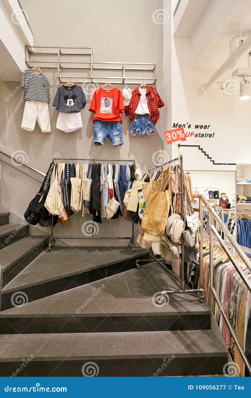 A store in Busan editorial photography. Image of center - 109056277