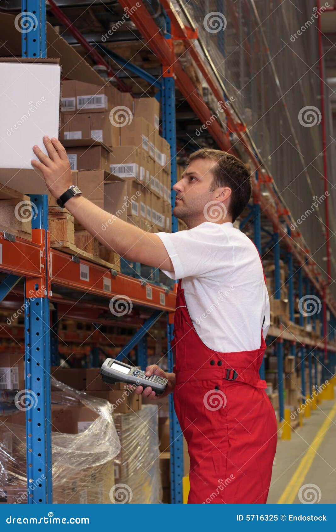Storeroom worker stock image. Image of logistic, industry - 5716325