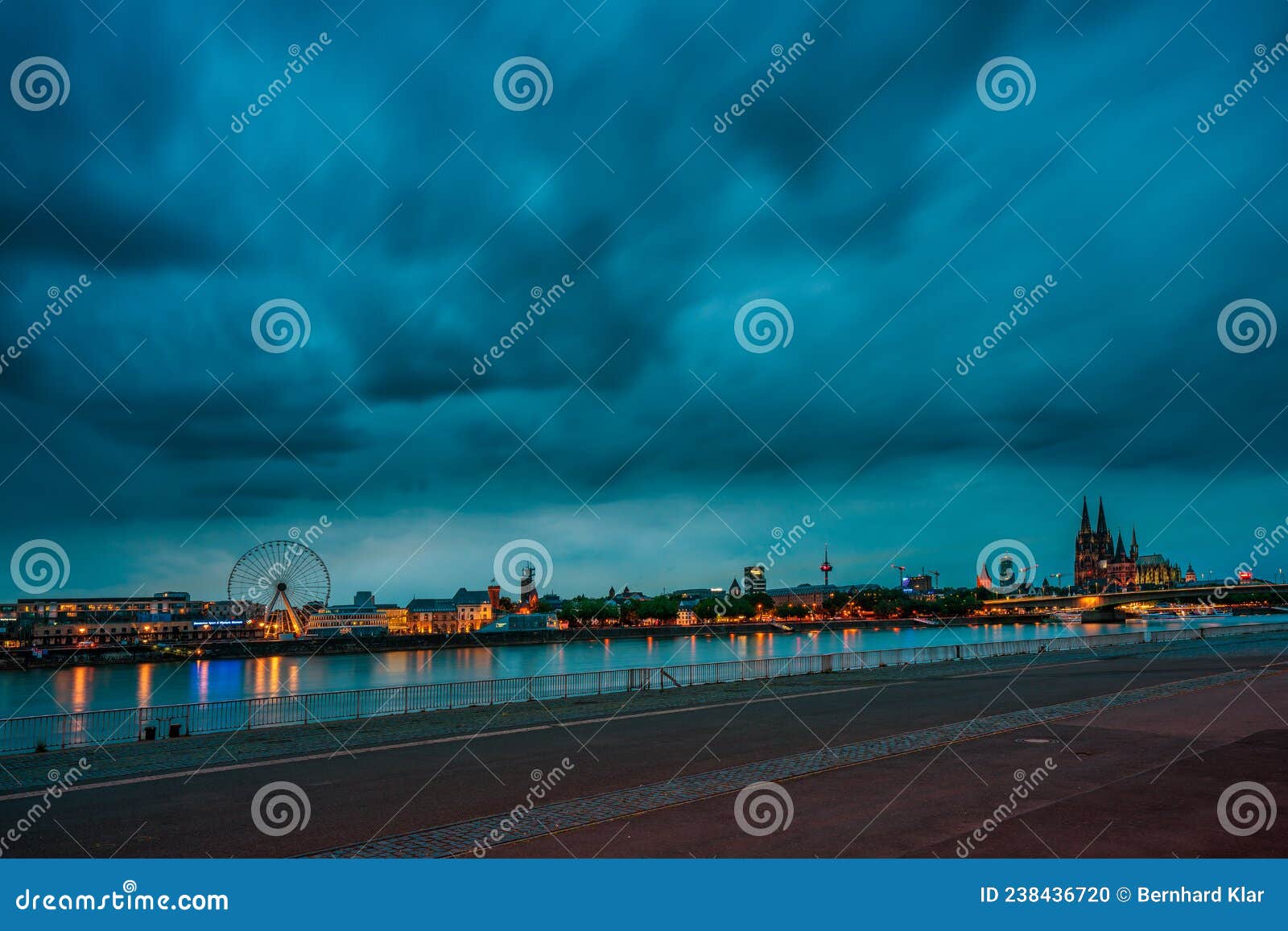 Storm Clouds Over Cologne. Panoramic View of Cologne Cathedral Stock ...
