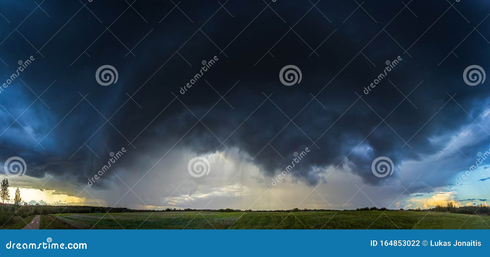 Storm Clouds with Shelf Cloud Forming Over Head Stock Photo - Image of ...
