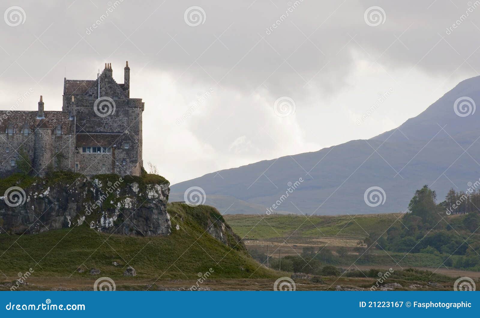A Storm Over Duart Castle on the Isle of Mull Stock Image - Image of ...