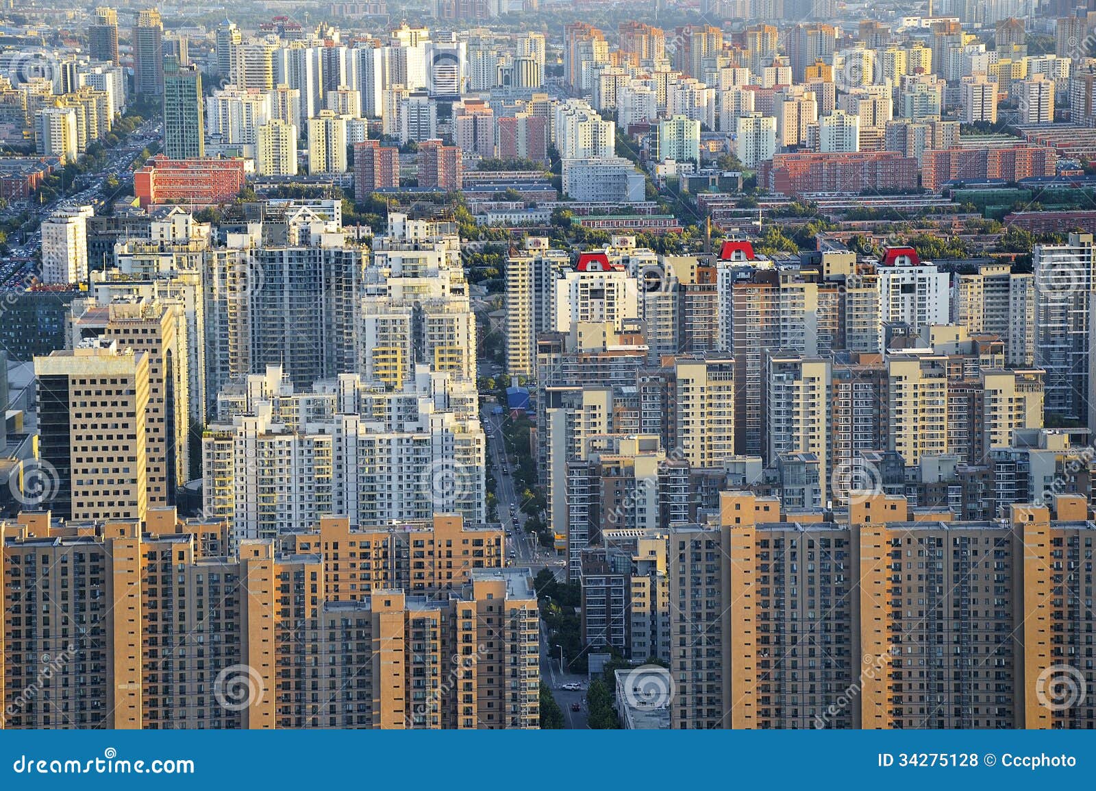 Storstad arkivfoto. Bild av flyg, huvud, lampa, bygger - 34275128
