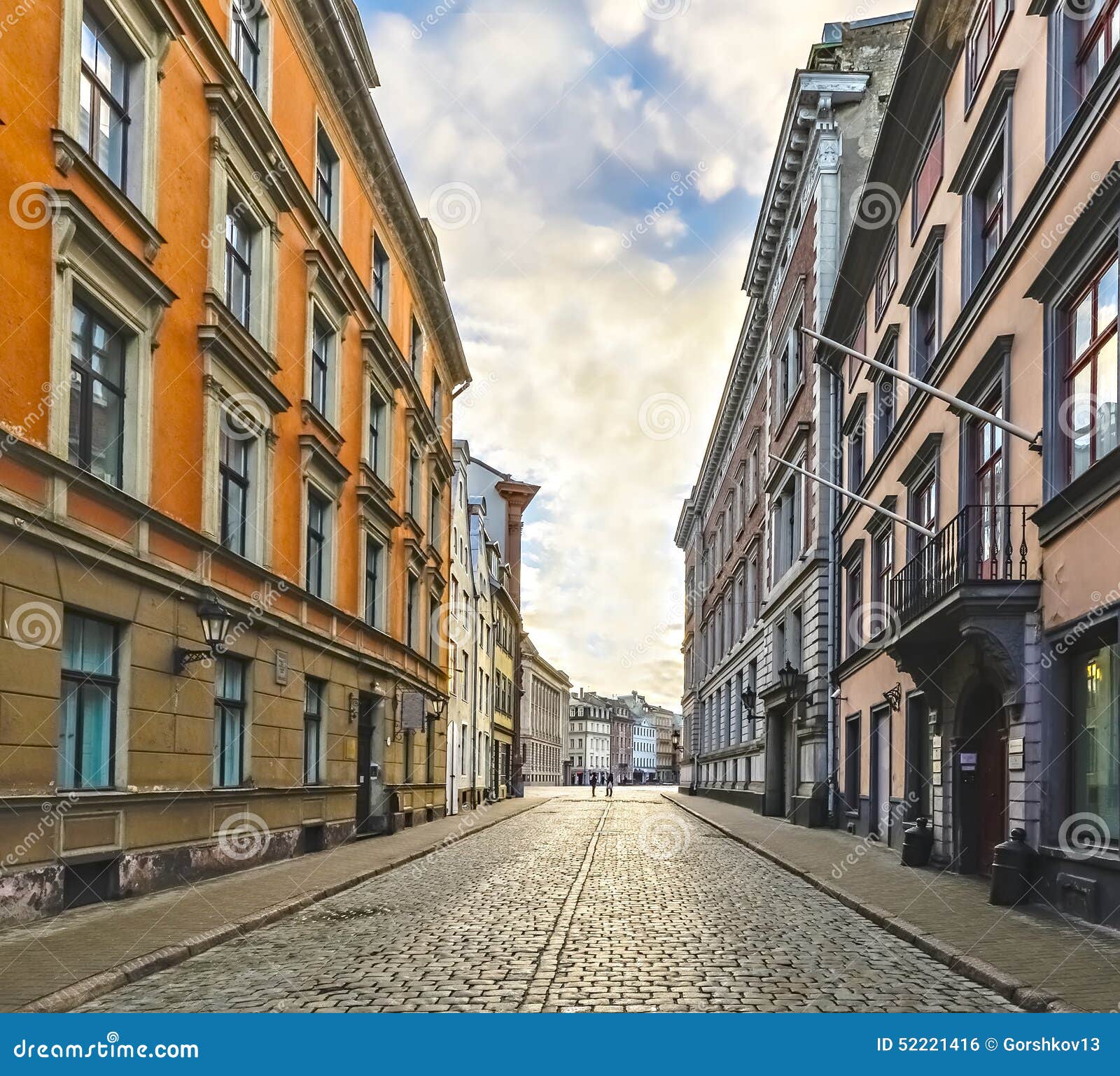 Straat in Centrum Van De Oude Stad Van Riga, Letland, Europa Stock Foto ...
