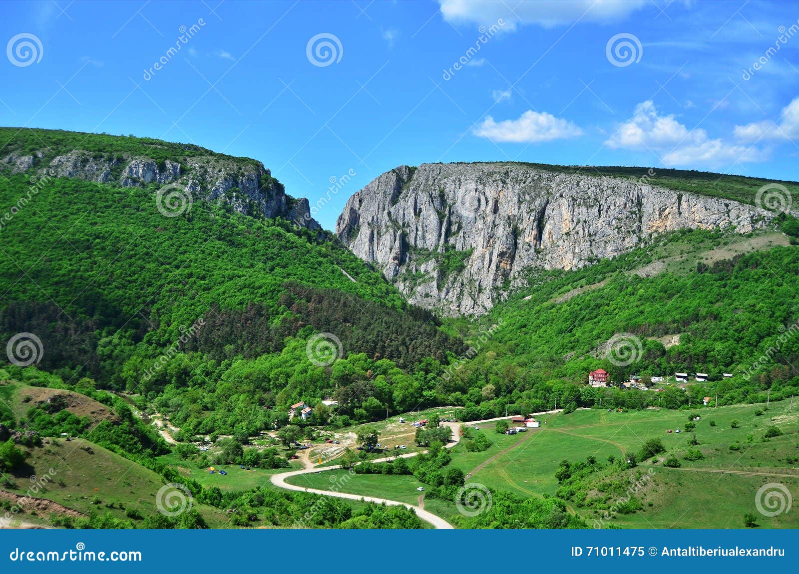 Strada Campestre E Gola Di Turda Immagine Stock - Immagine di paesaggio ...