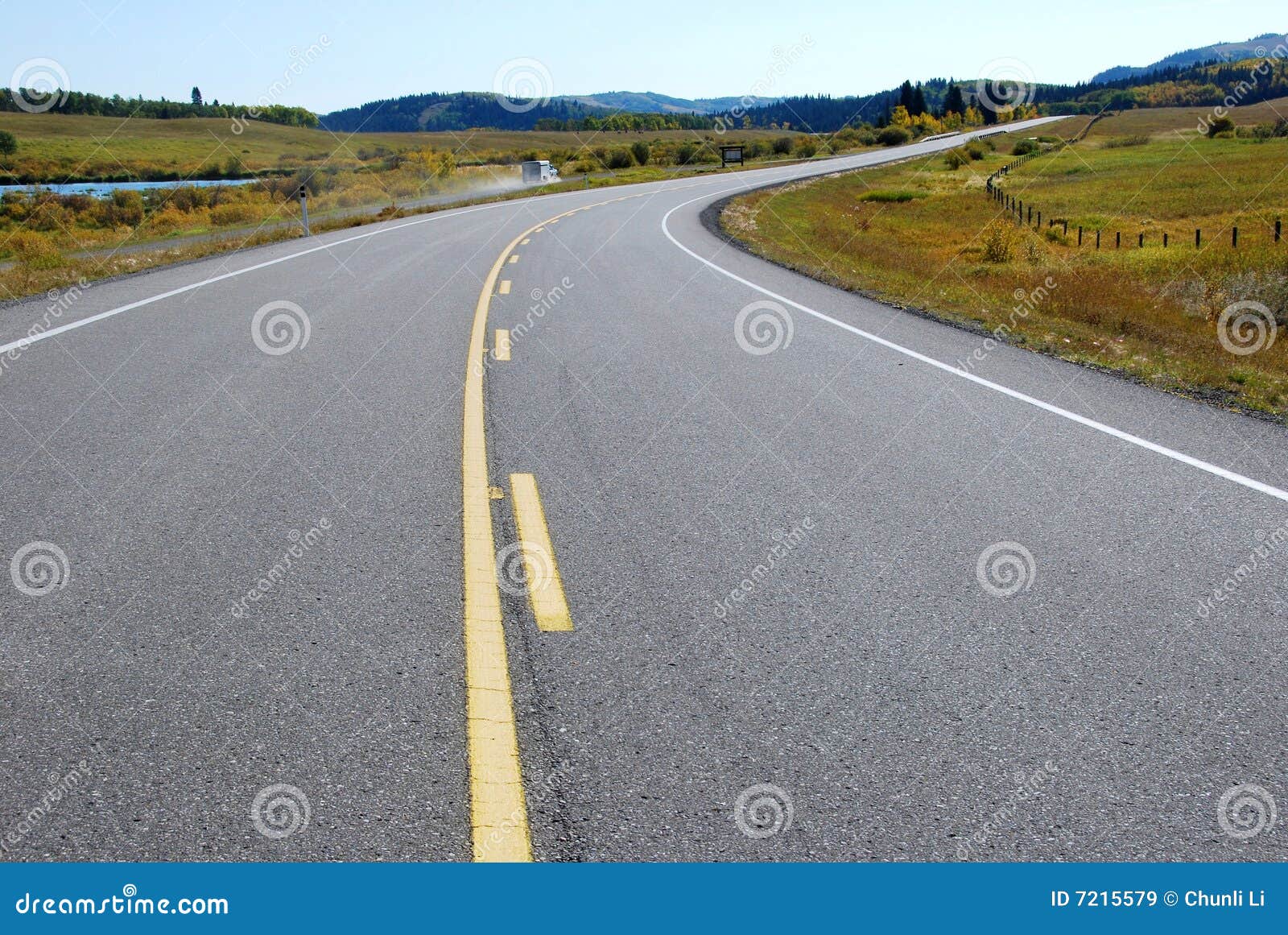 Strada principale immagine stock. Immagine di lato, giallo - 7215579